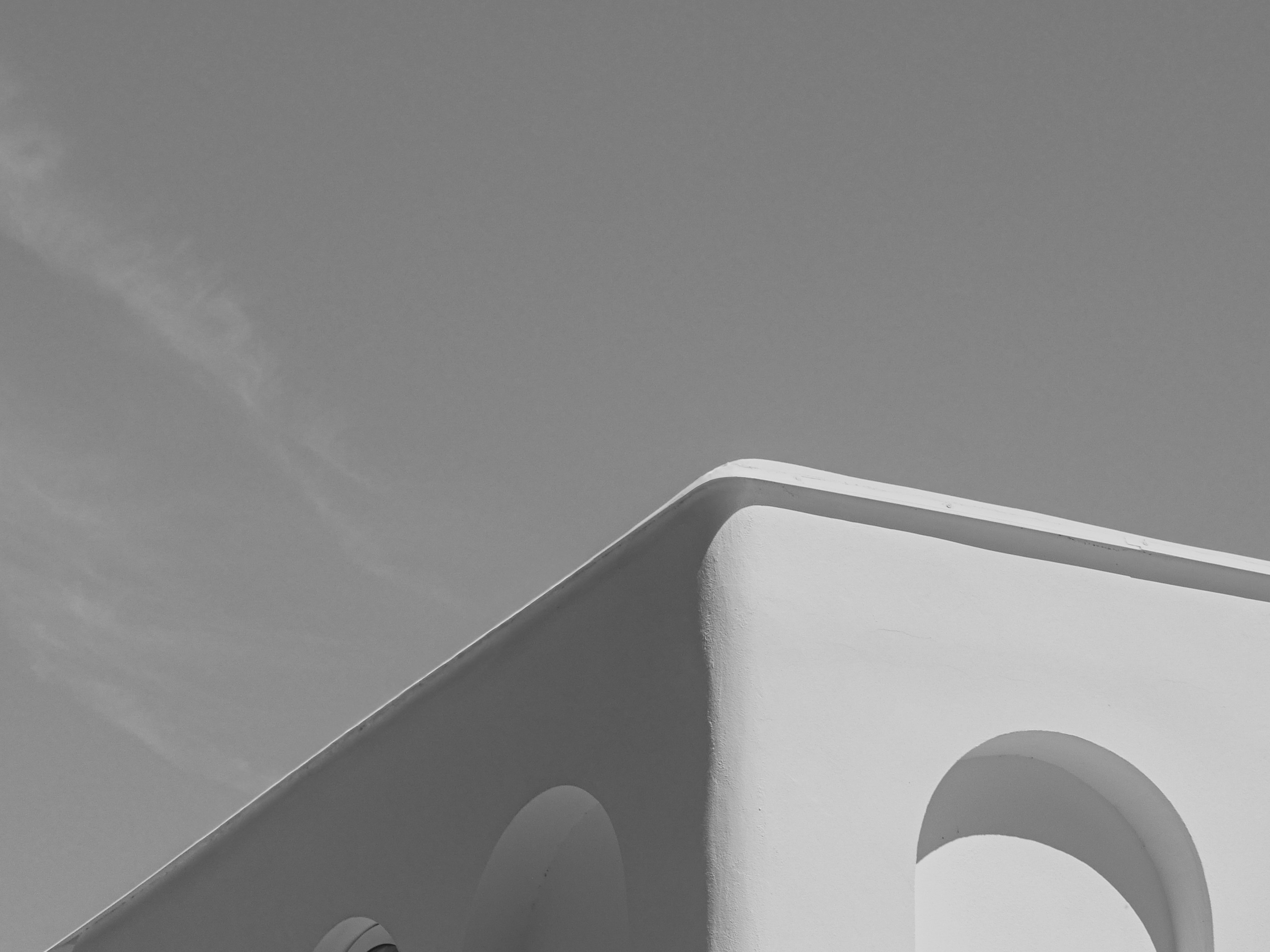 Conic Minimalism: Corner of Modern Curves