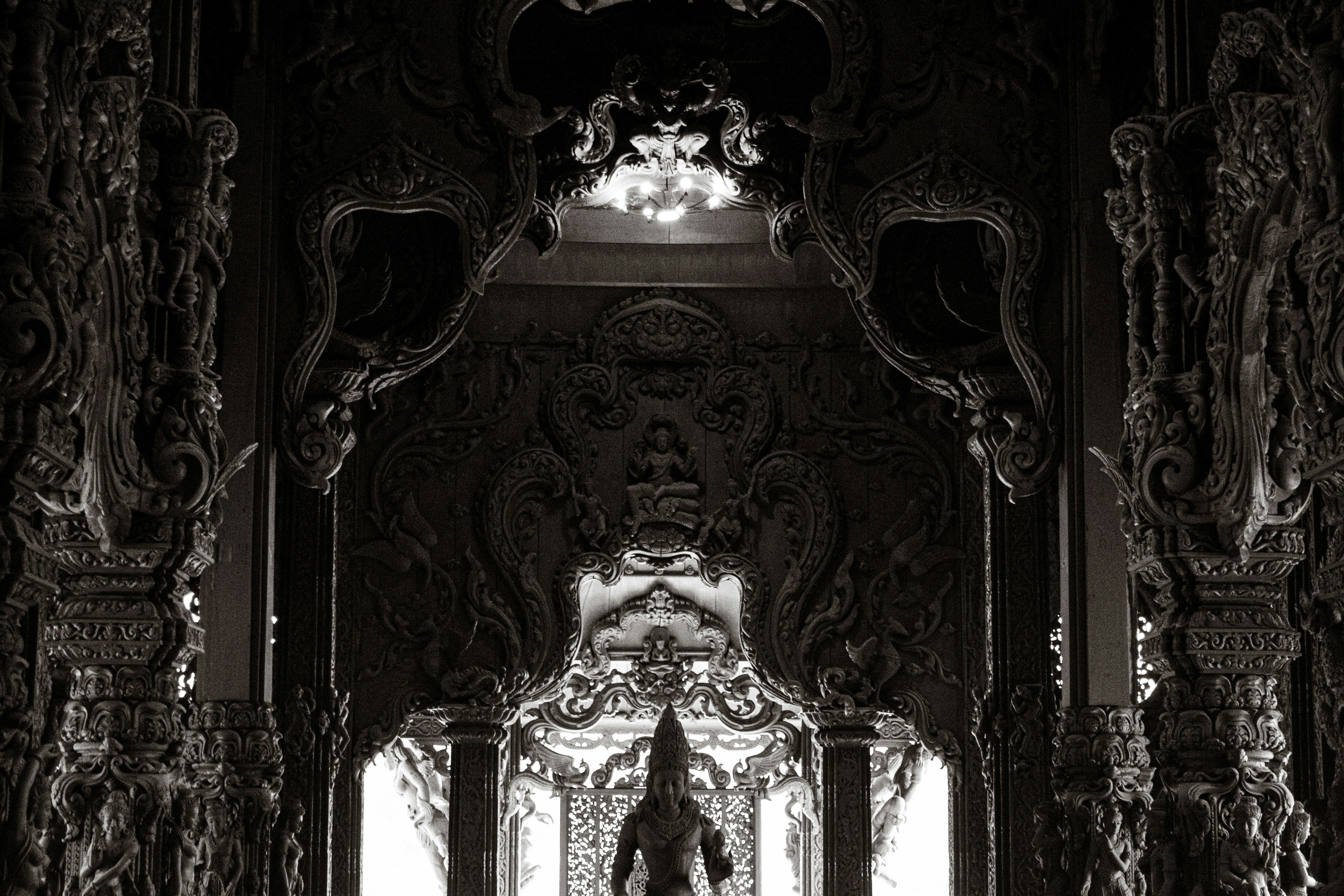 Echoes of Ornament: A Visioned Corridor Toward the Shrine