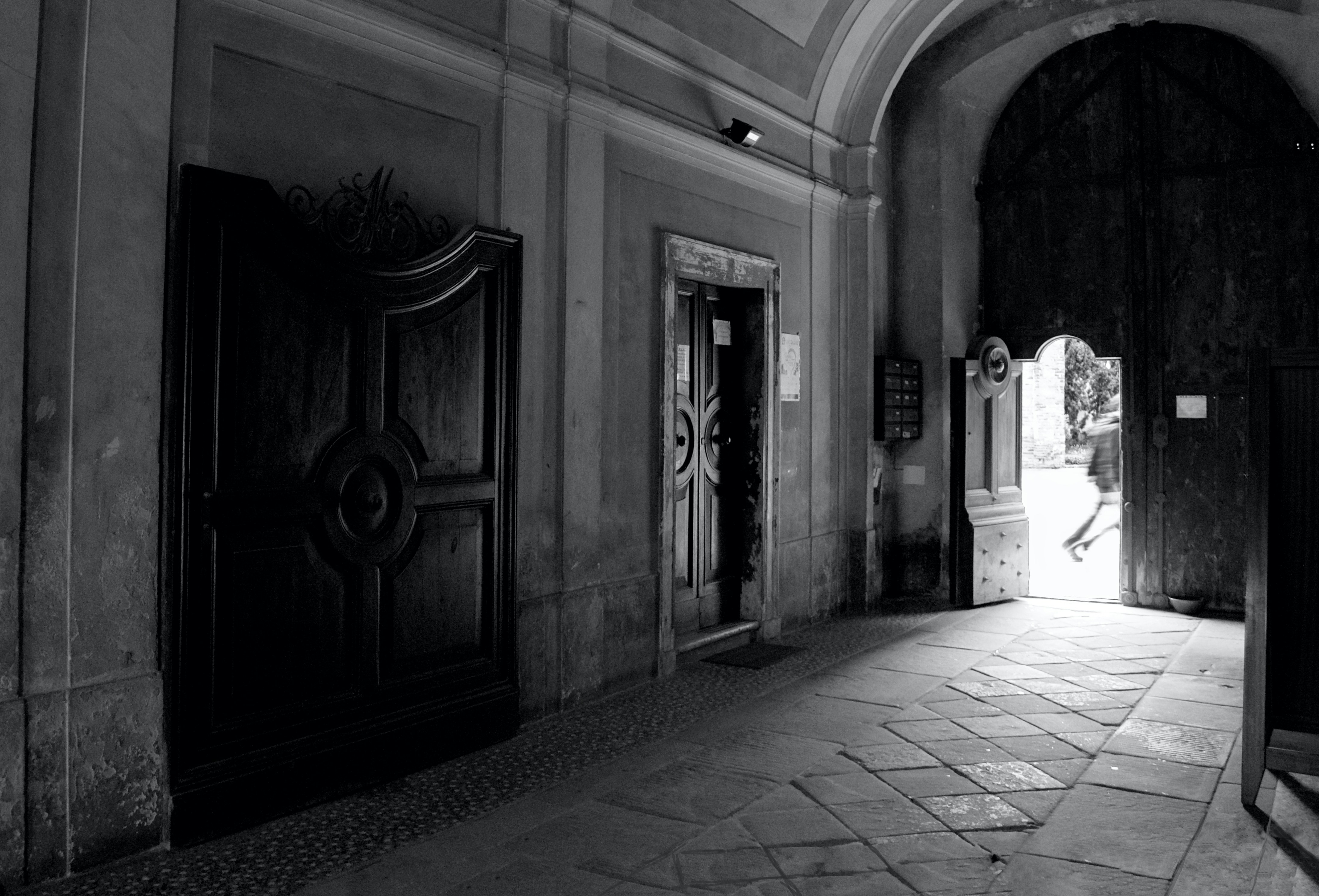 Light at the Threshold: A Quiet Archway in Monochrome