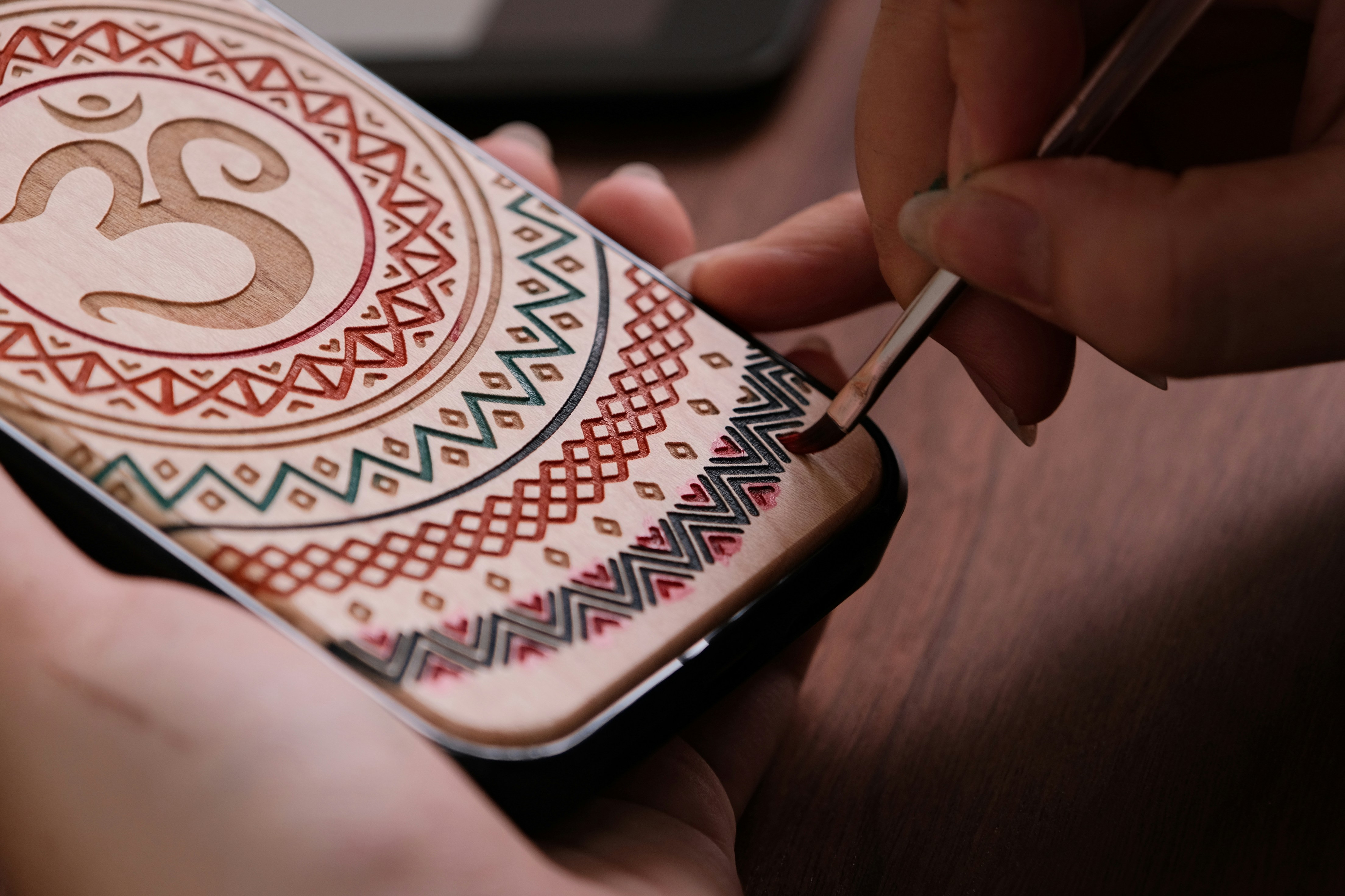 Intricate Strokes: Crafting a Geometric Pattern on a Handheld Surface