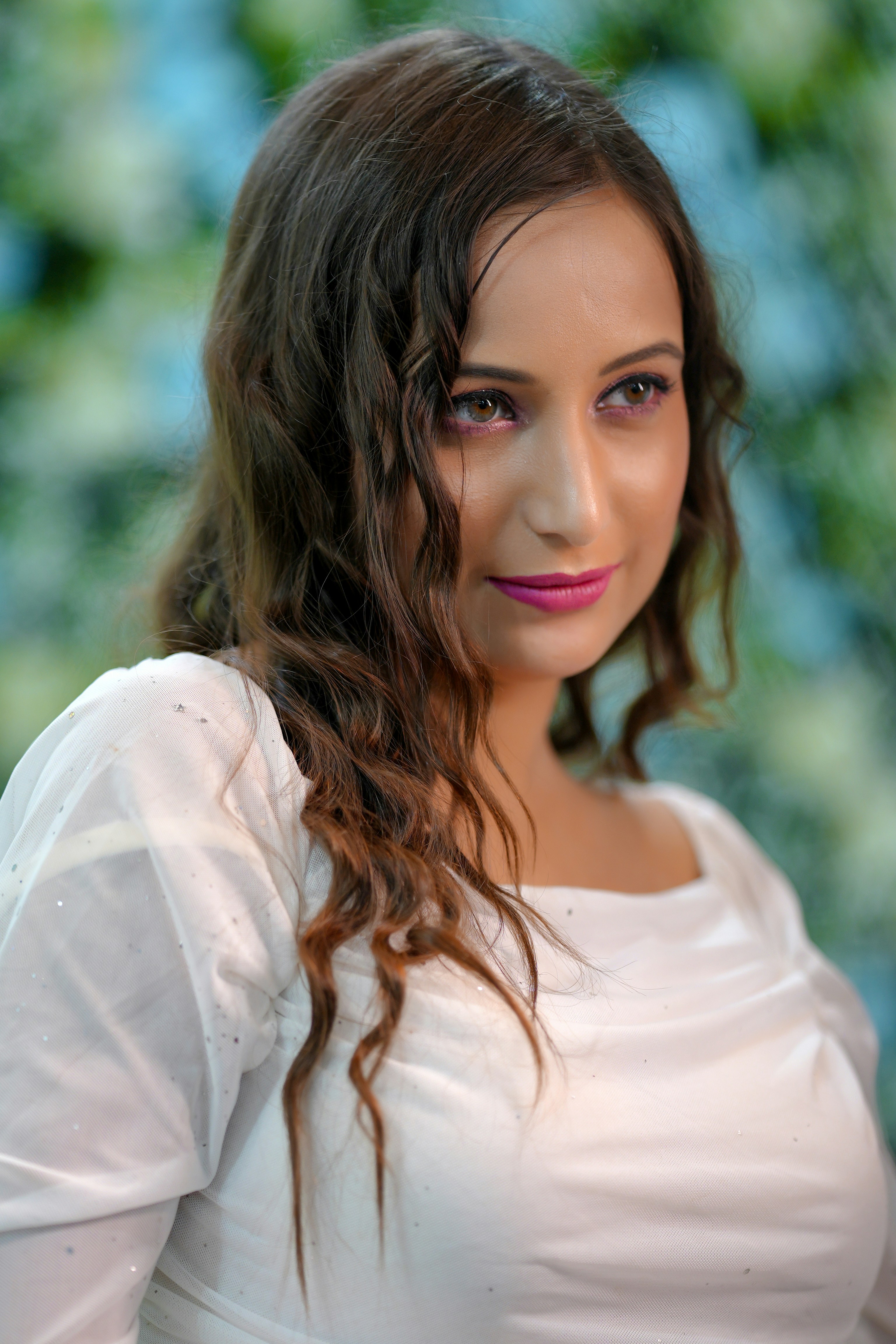 Soft Focus Portrait: Warm Glow on a Smiling Muse