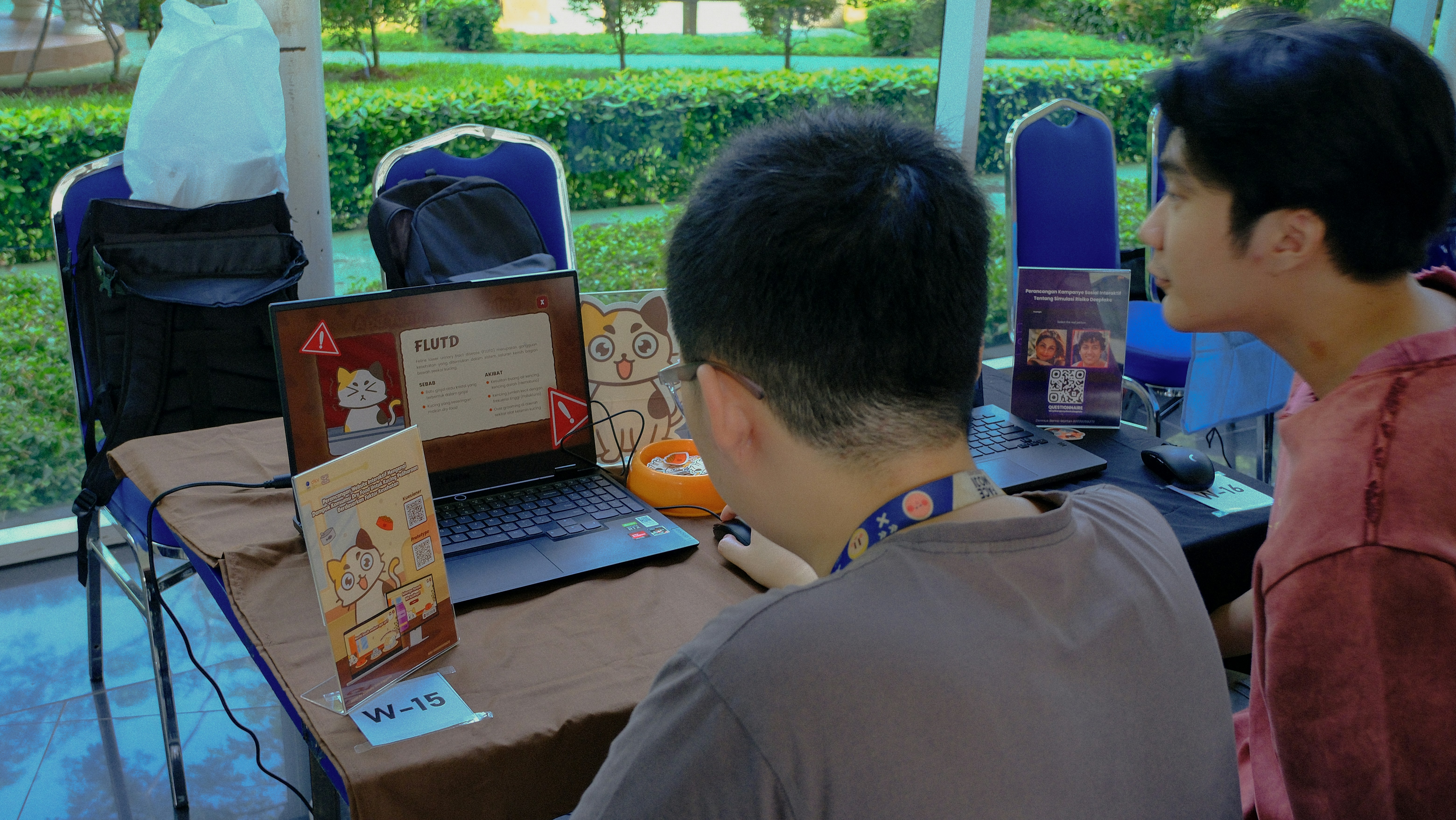 Hands-on Demo: Teamwork at a Laptop Booth