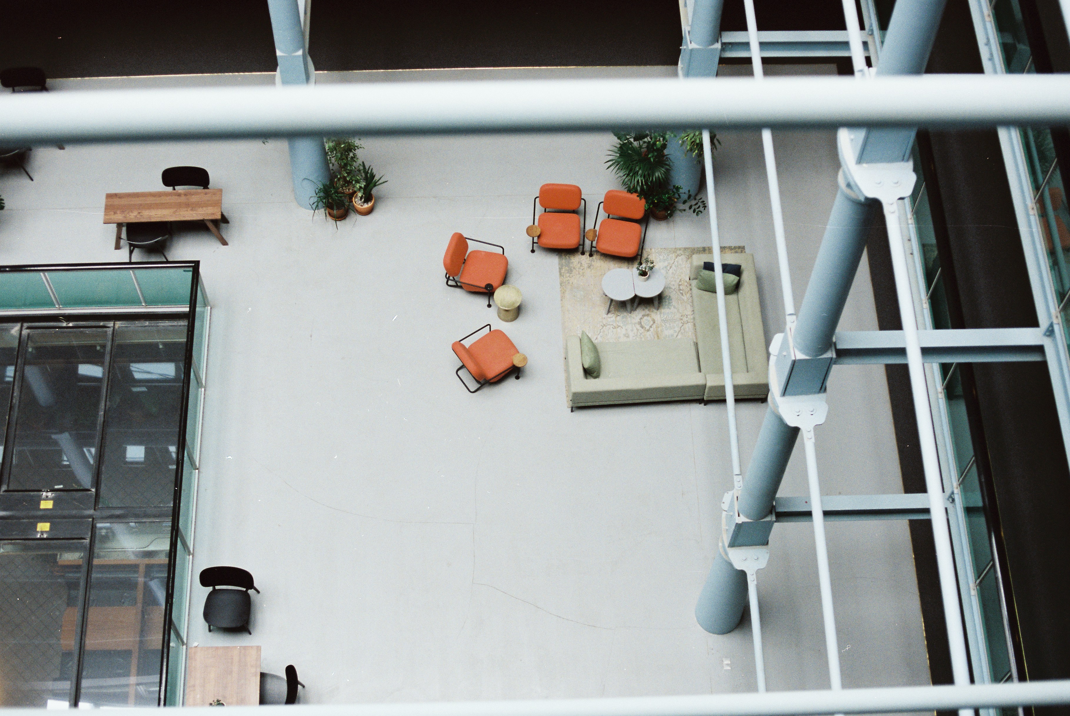 Bird's-eye Lounge: A Quiet Atrium from Above