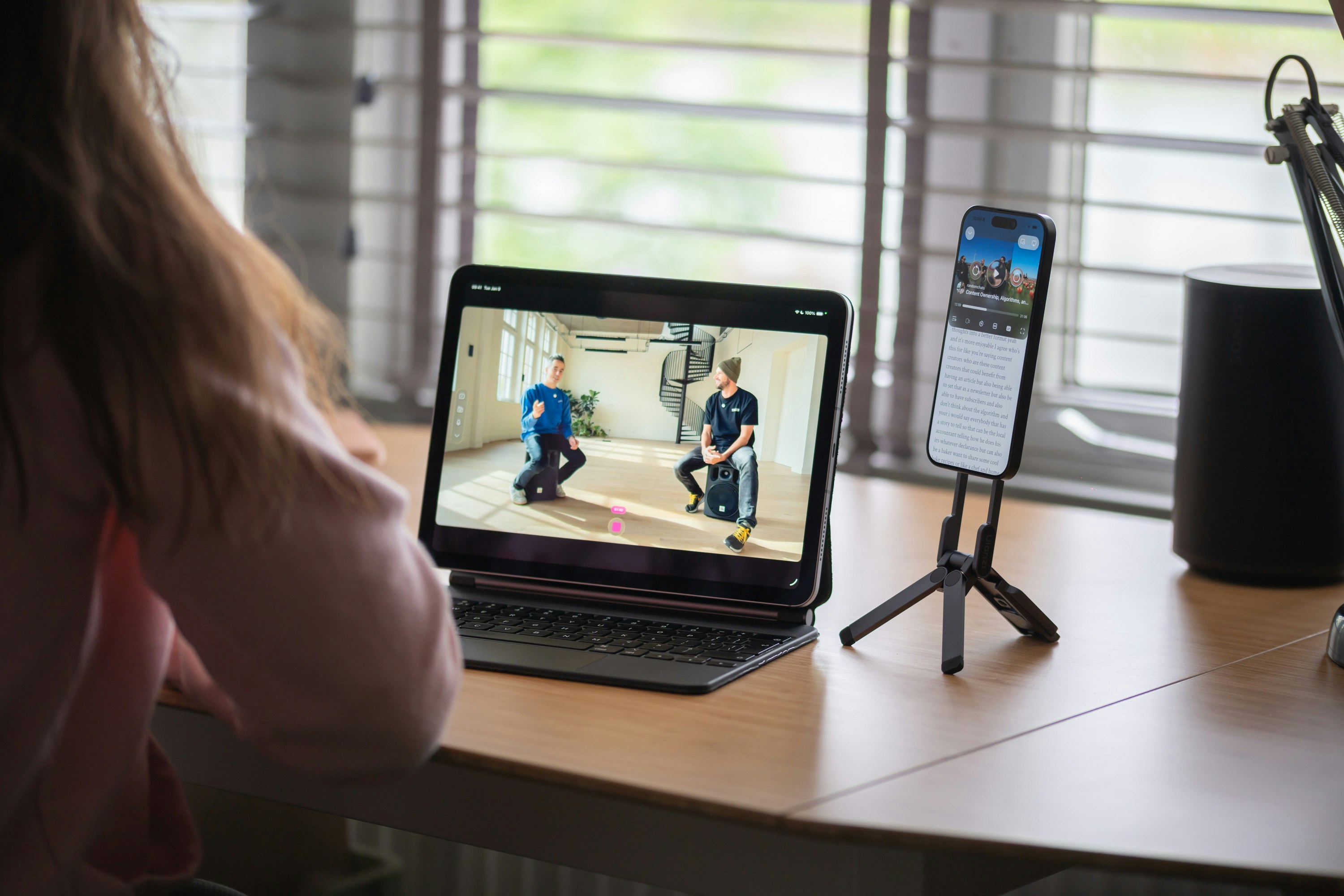 Coaching via Screen: A Quasi-Remote Session at the Desk