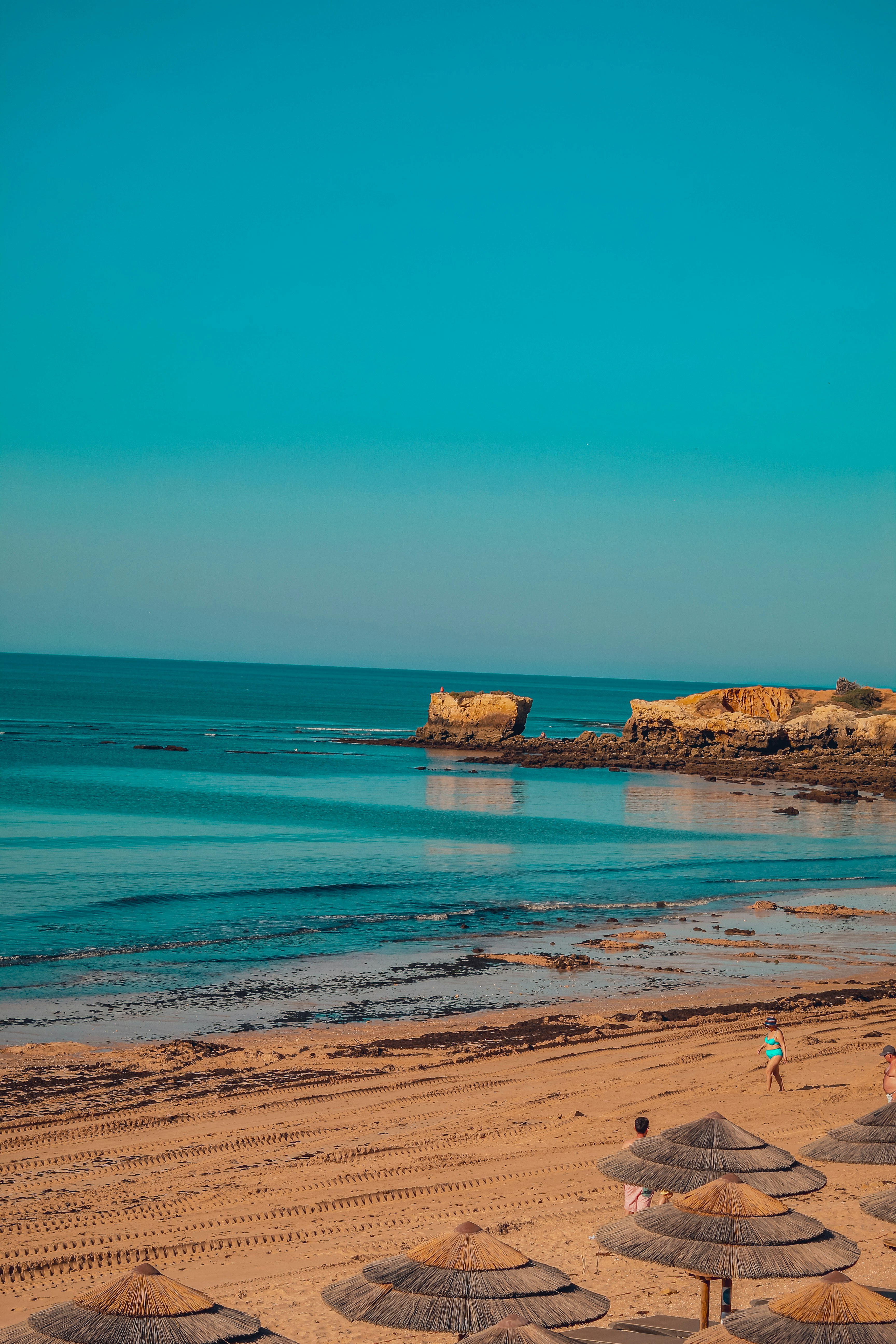 Warm Tide at Dune Edge: A Quiet Beach Portrait