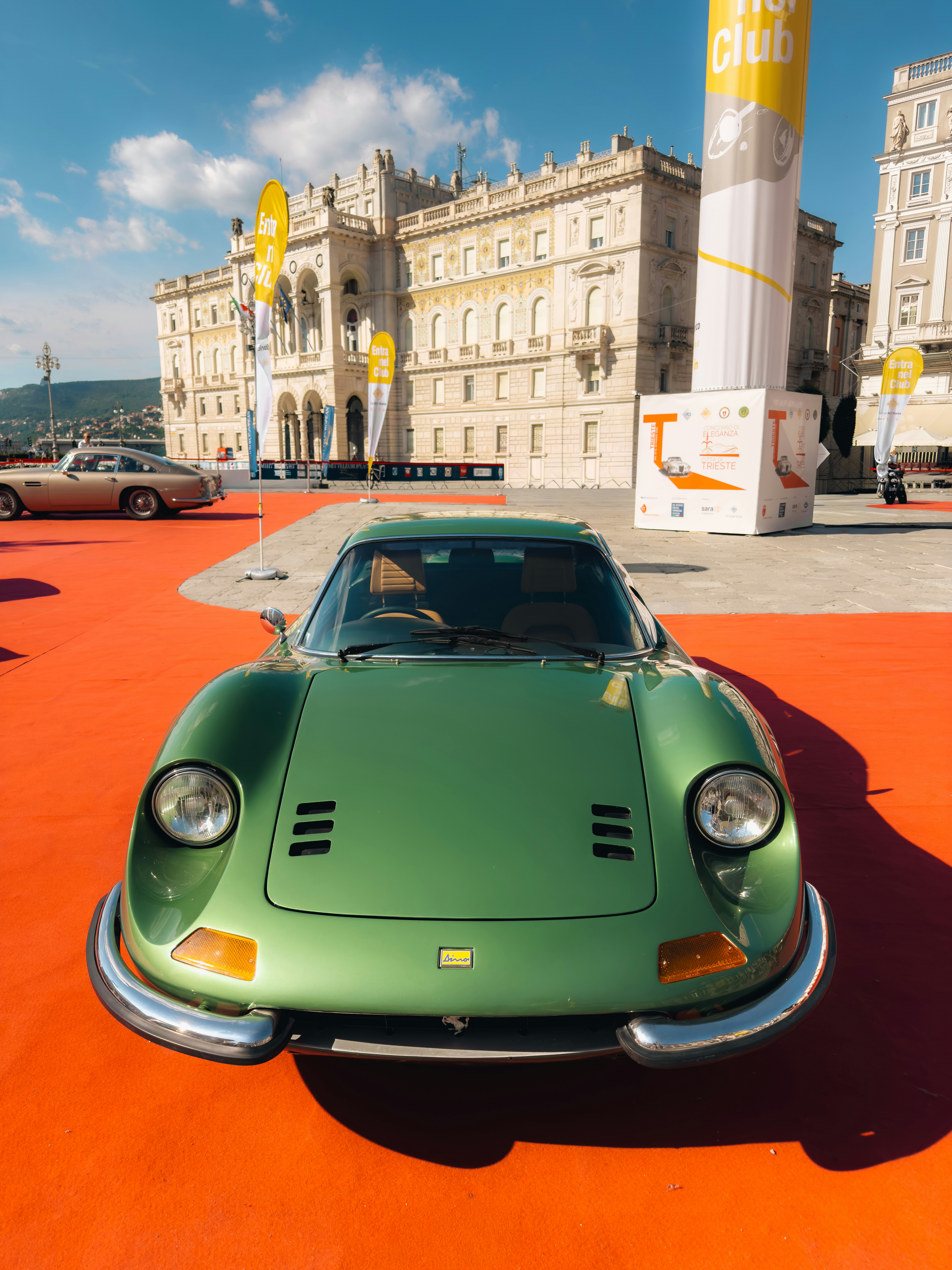 Emerald Classic on Red Carpet: A Vintage Porsche Stares Down the Lens