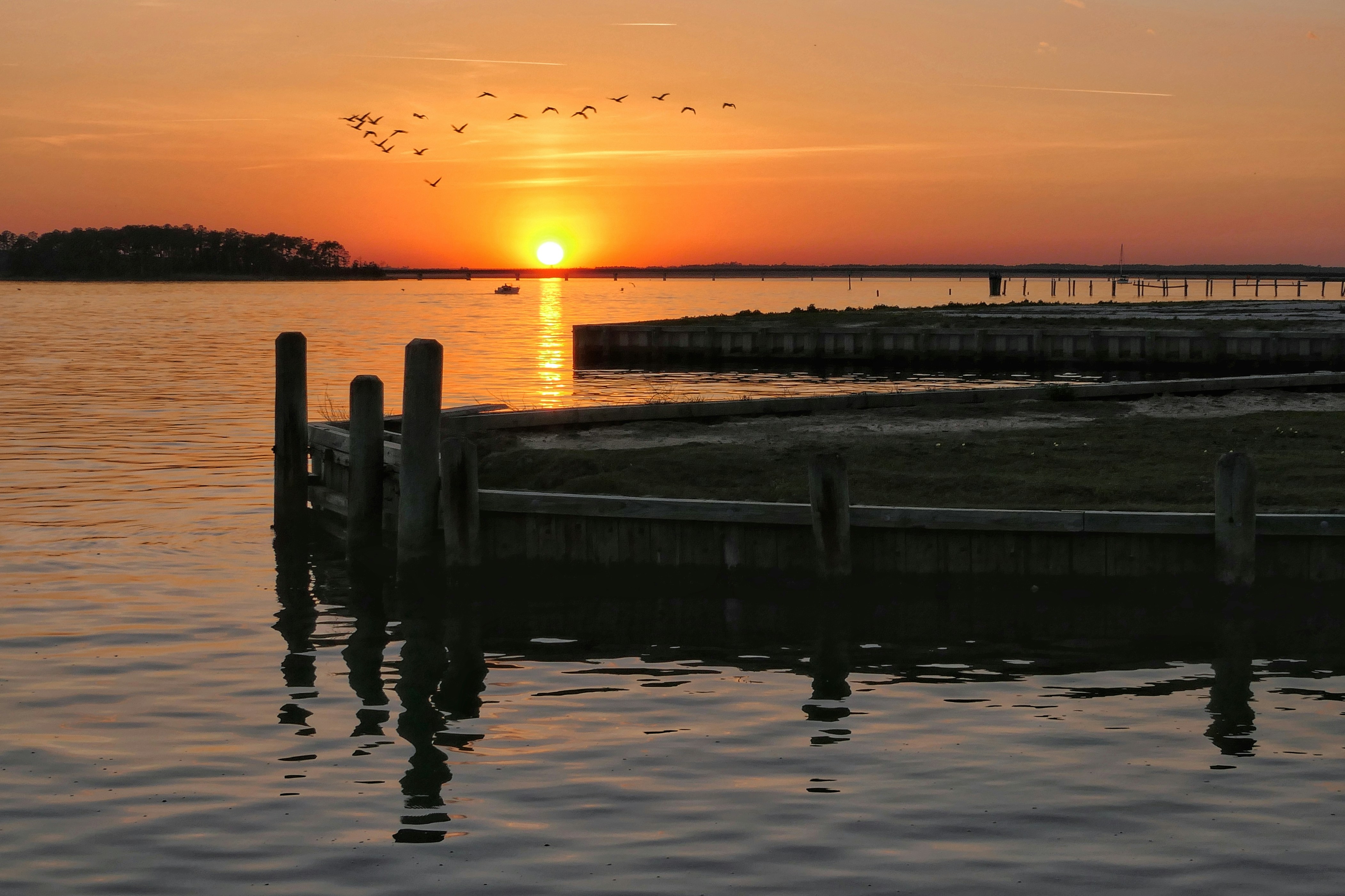 Sunset Pier: Quiet Horizon Over Calm Water