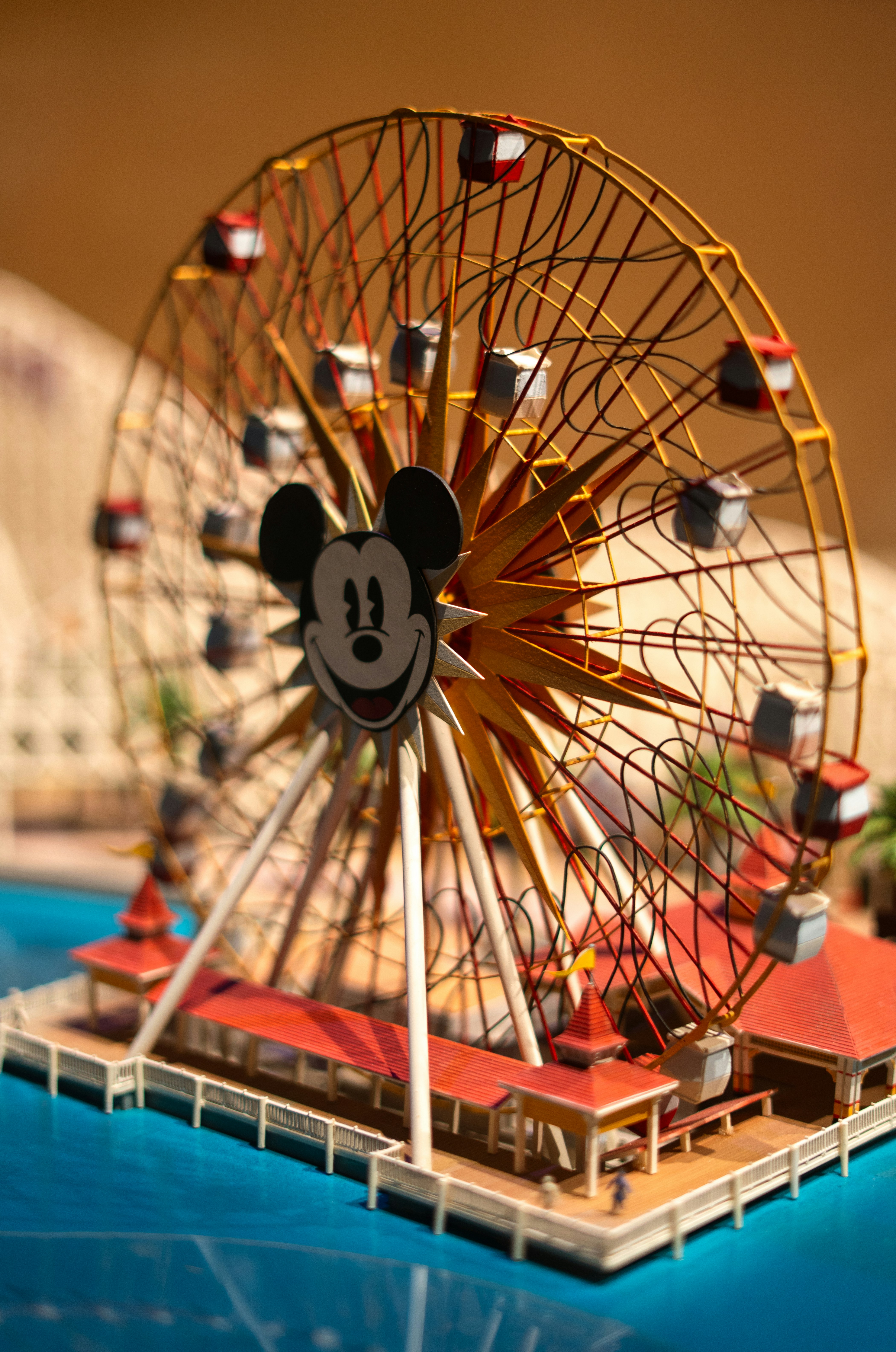Mickey’s Ferris Wheel at Miniature Pier
