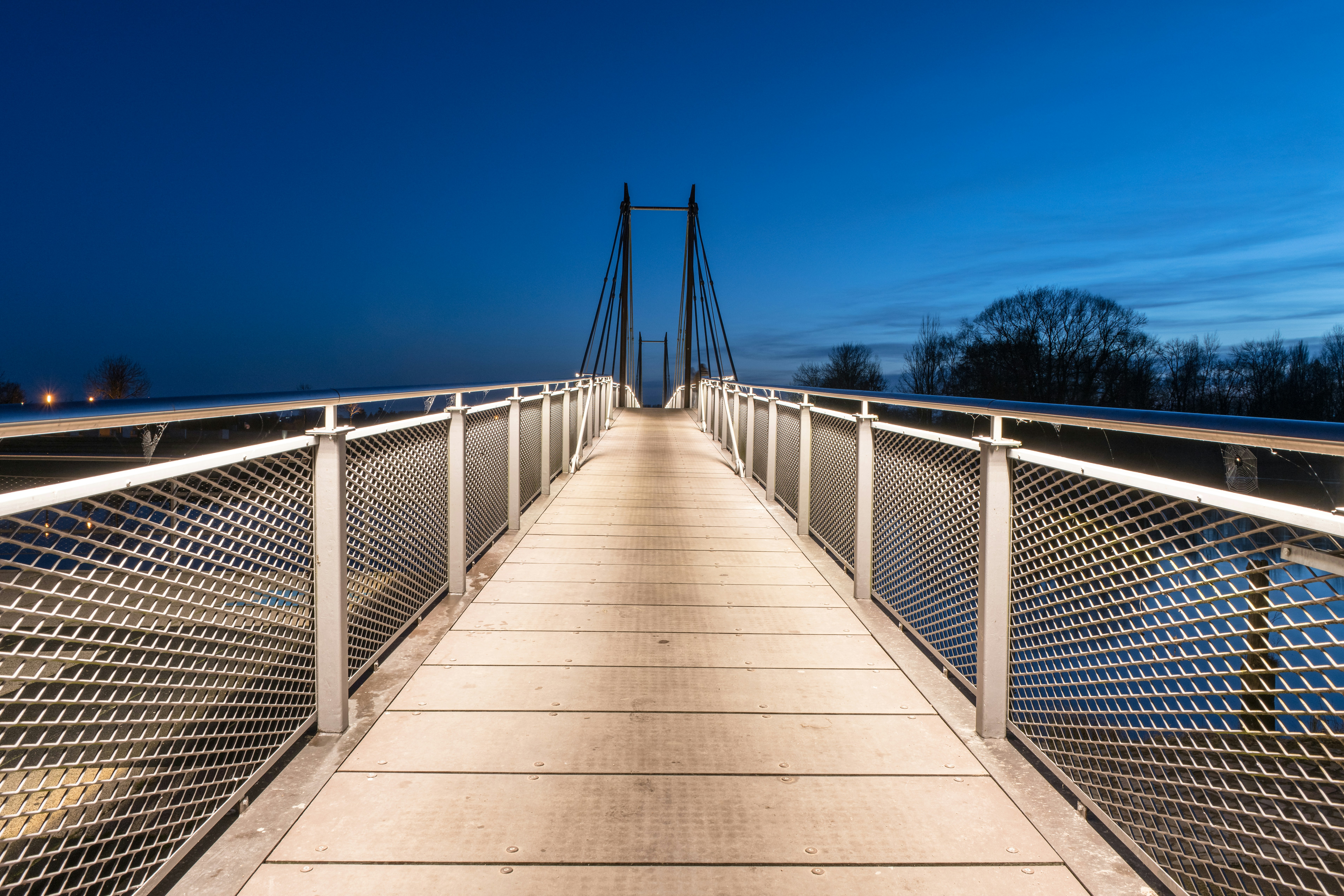 Symmetrical Skyward Span: A Quiet Evening on the Suspension Path