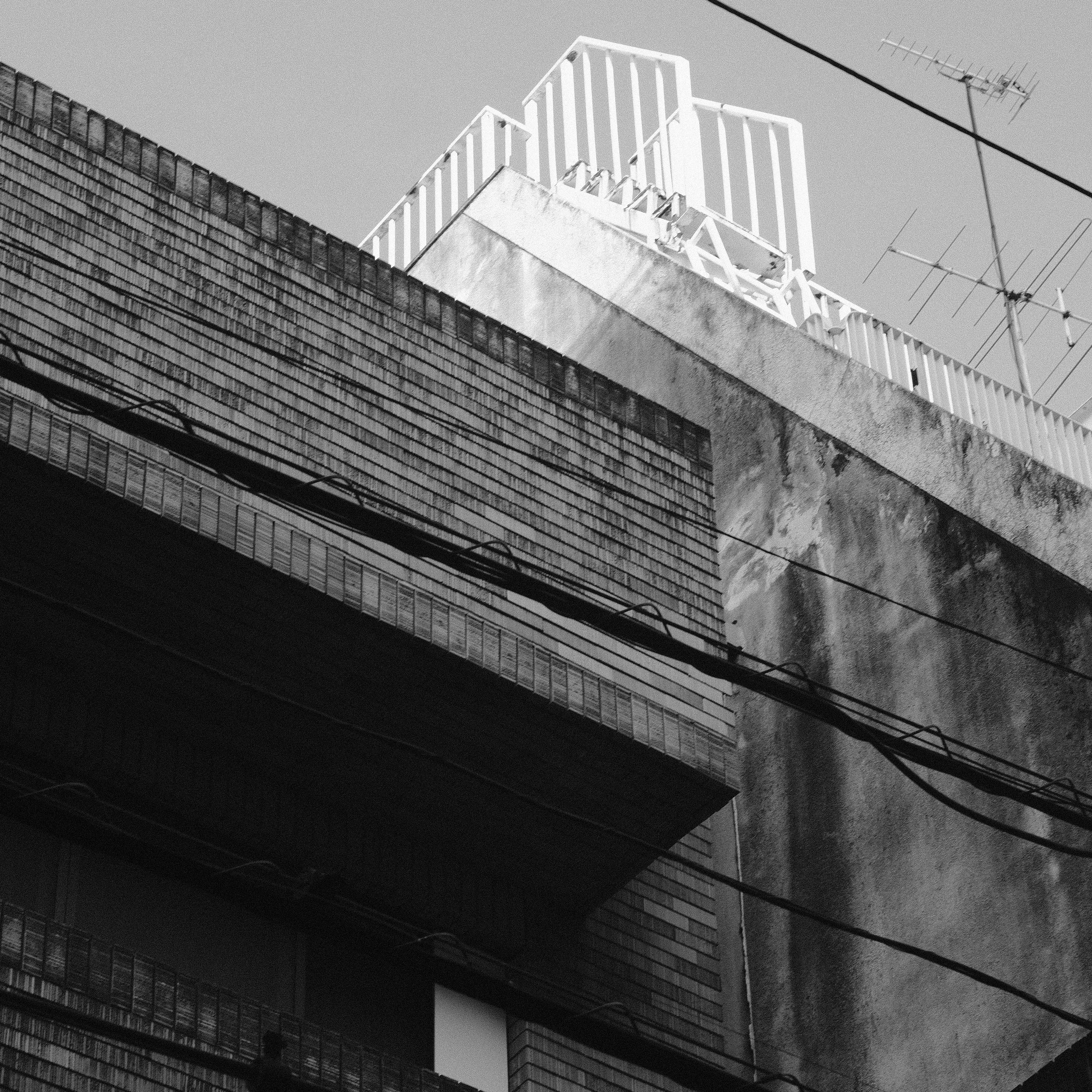 Urban Edge: Rooftop Geometry in Monochrome Lines