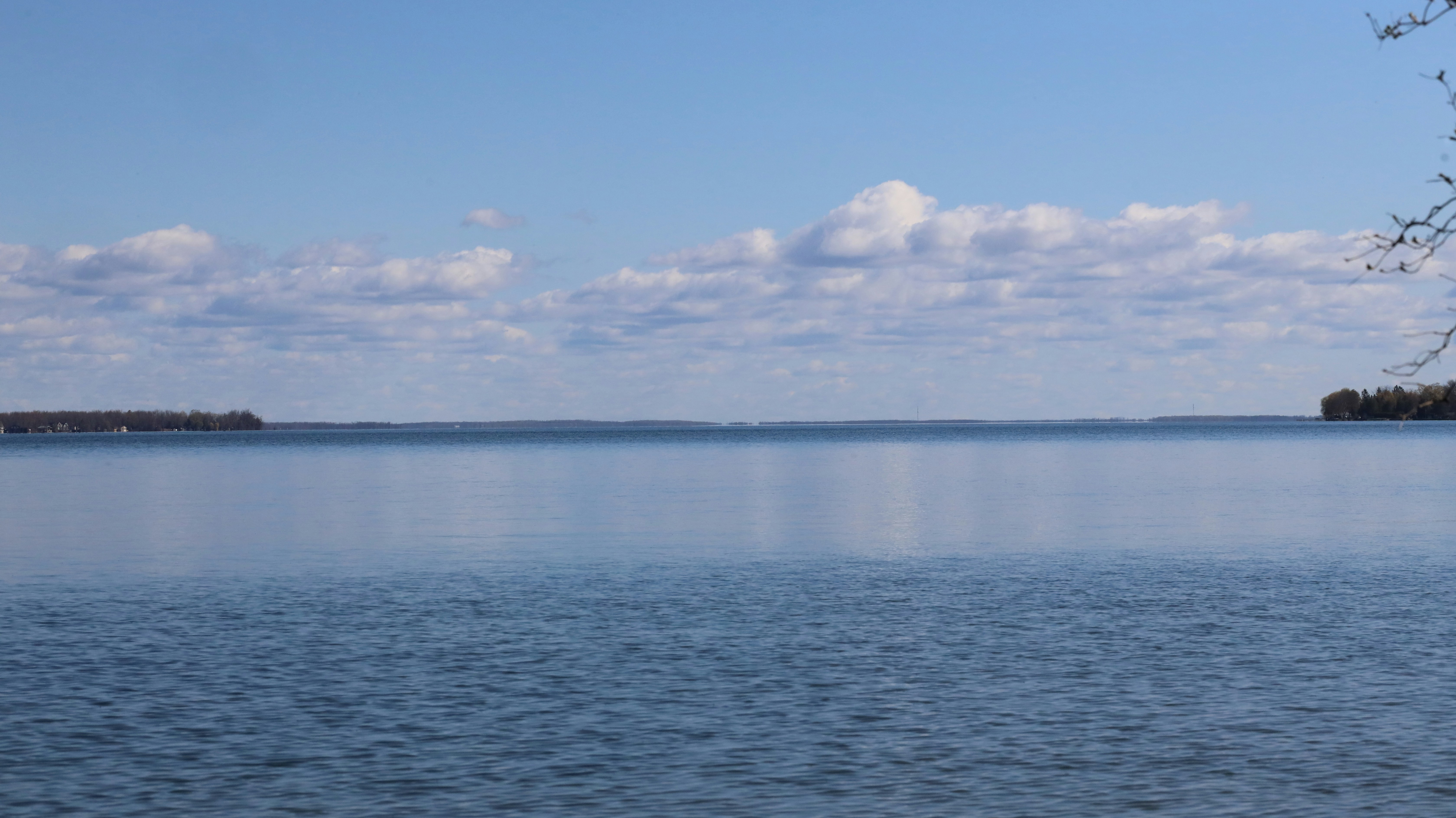 Quiet Horizon over a Glassy Lake