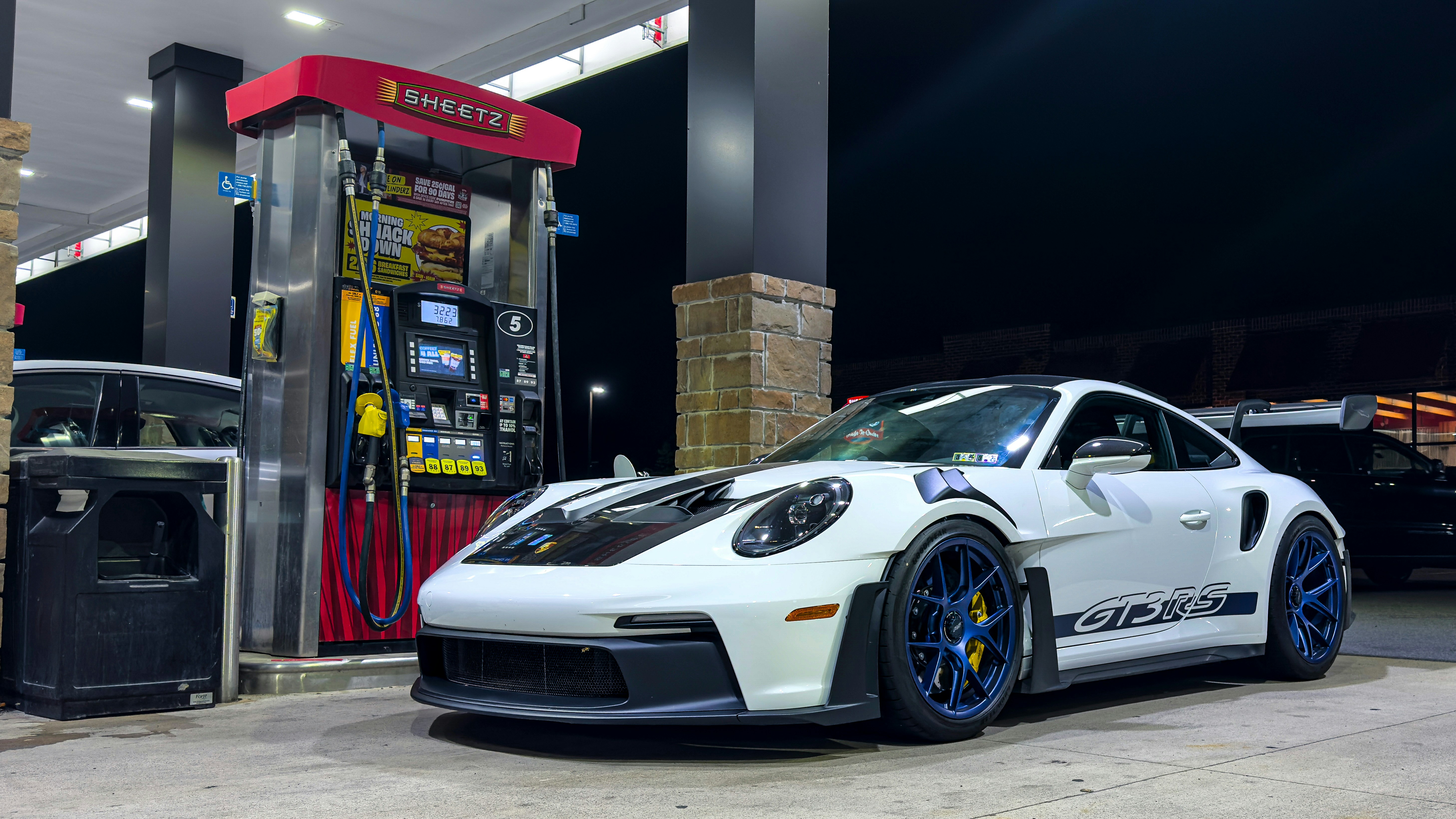 Porsche GT3RS gas station