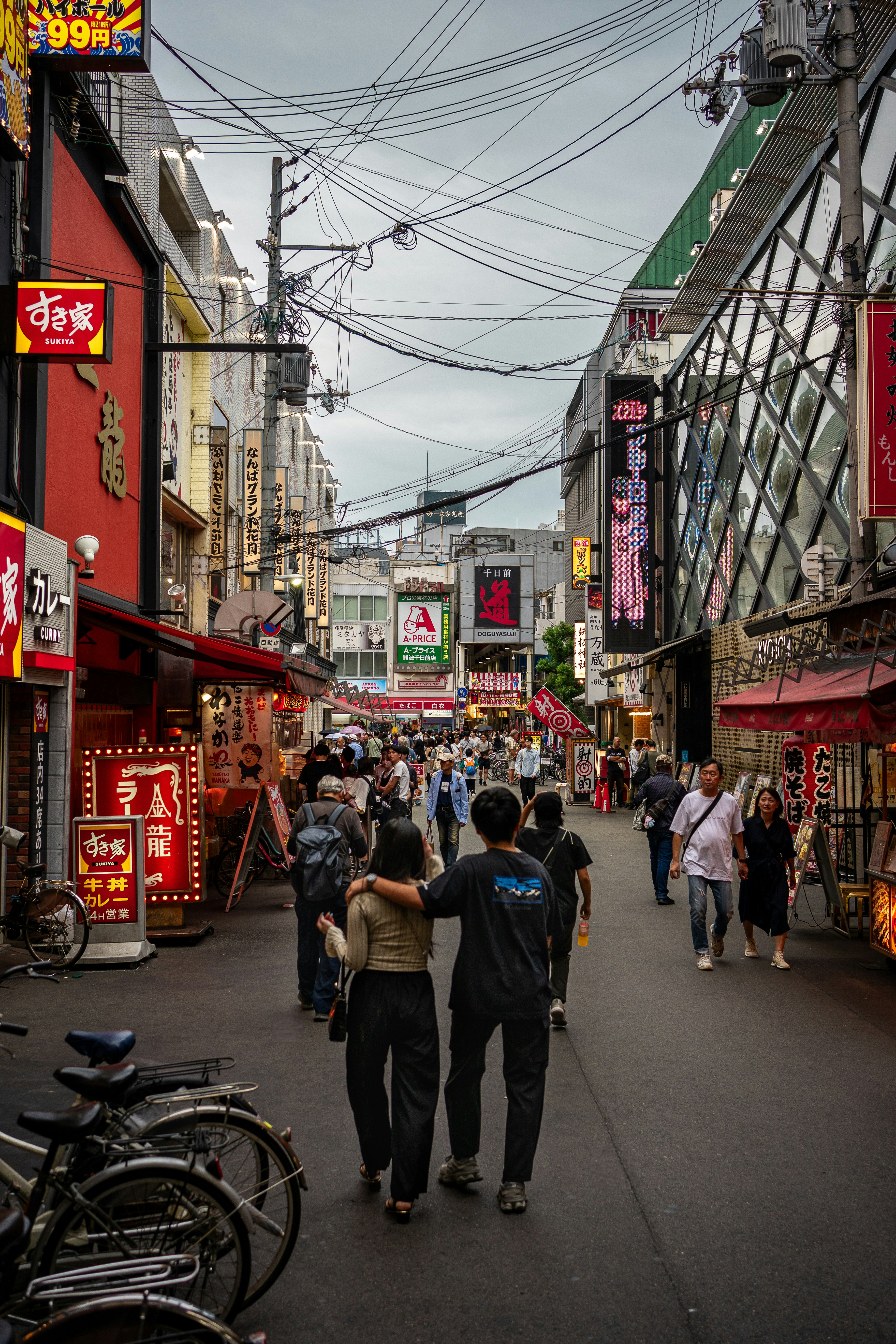 Street Pulse: A Crowded Tokyo Alley Draws the Eye Forward
