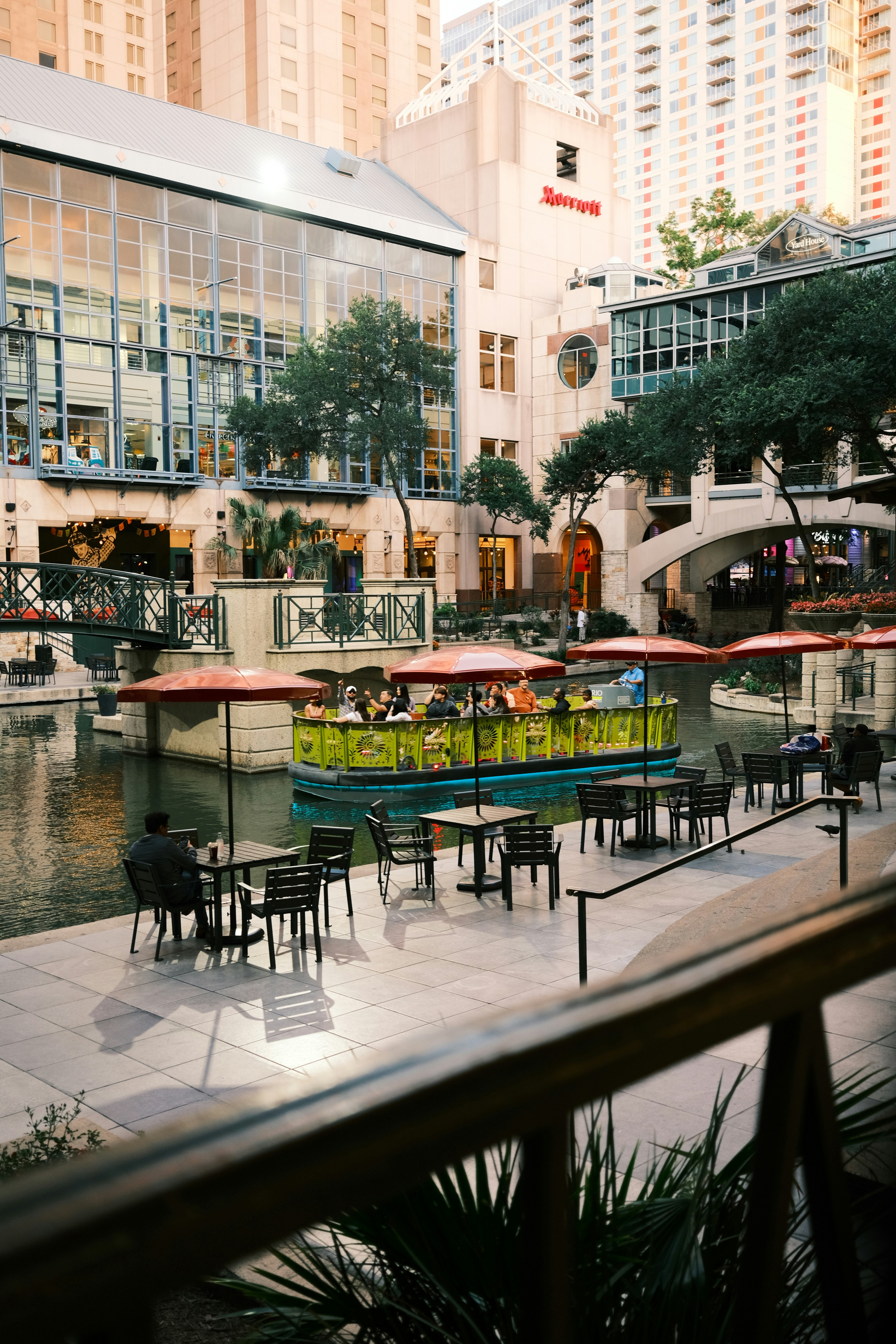 City Canal Atrium: Boats, Boulevards, and Banquettes