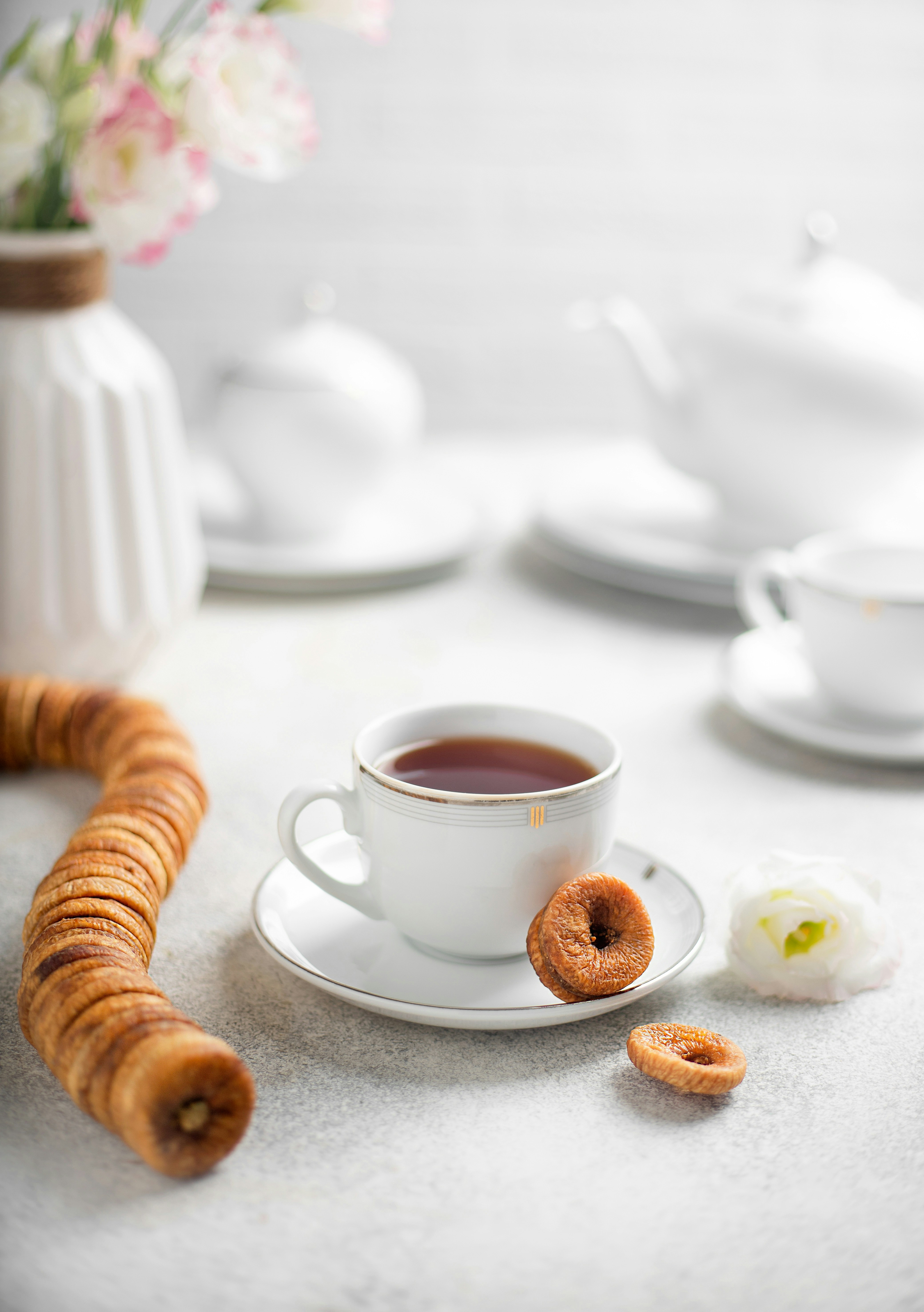 Tea Break with a Ring of Pastry