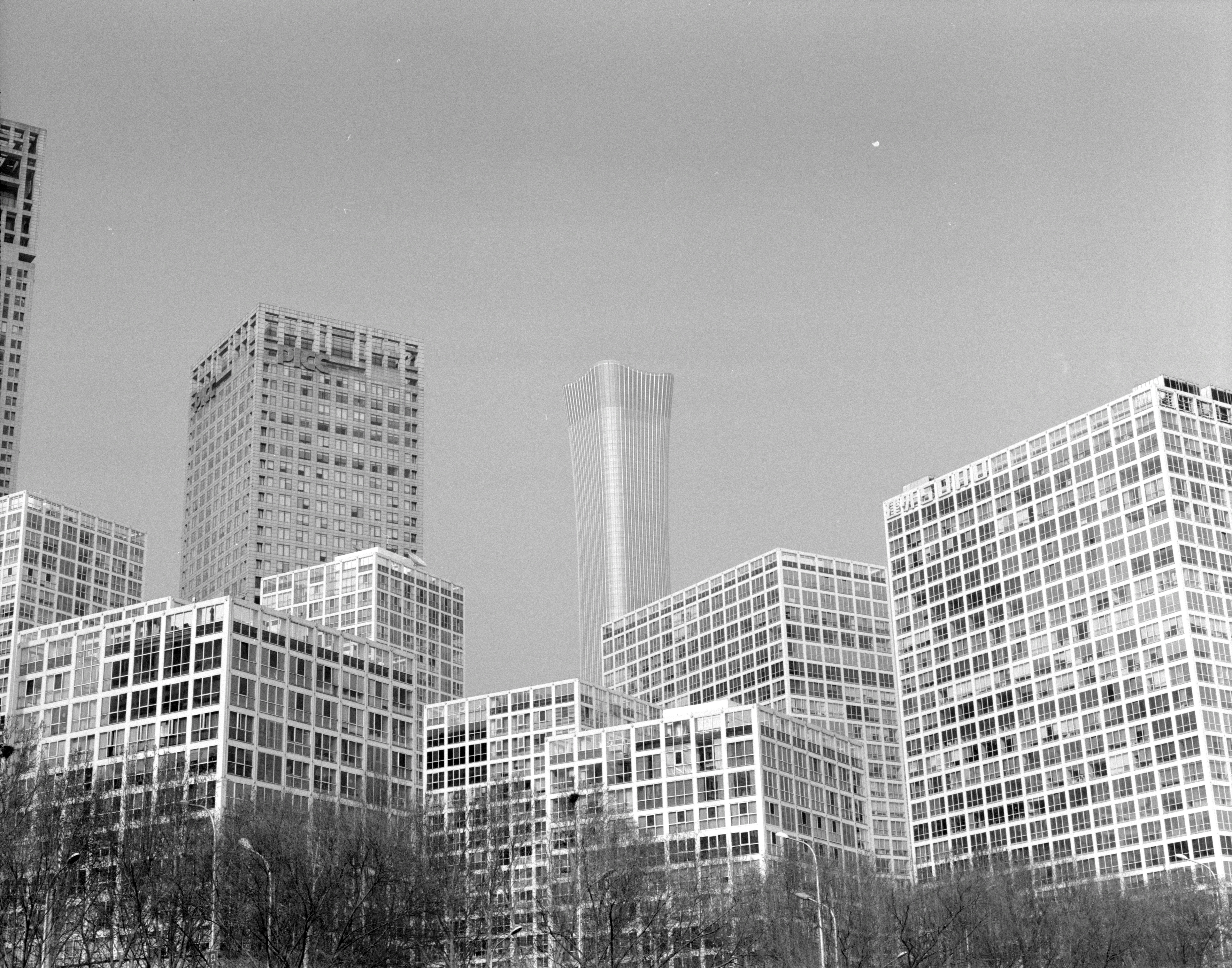 Cityscape, shot with Pentax 6x7 with Kentmere PAN 400 (6x7)