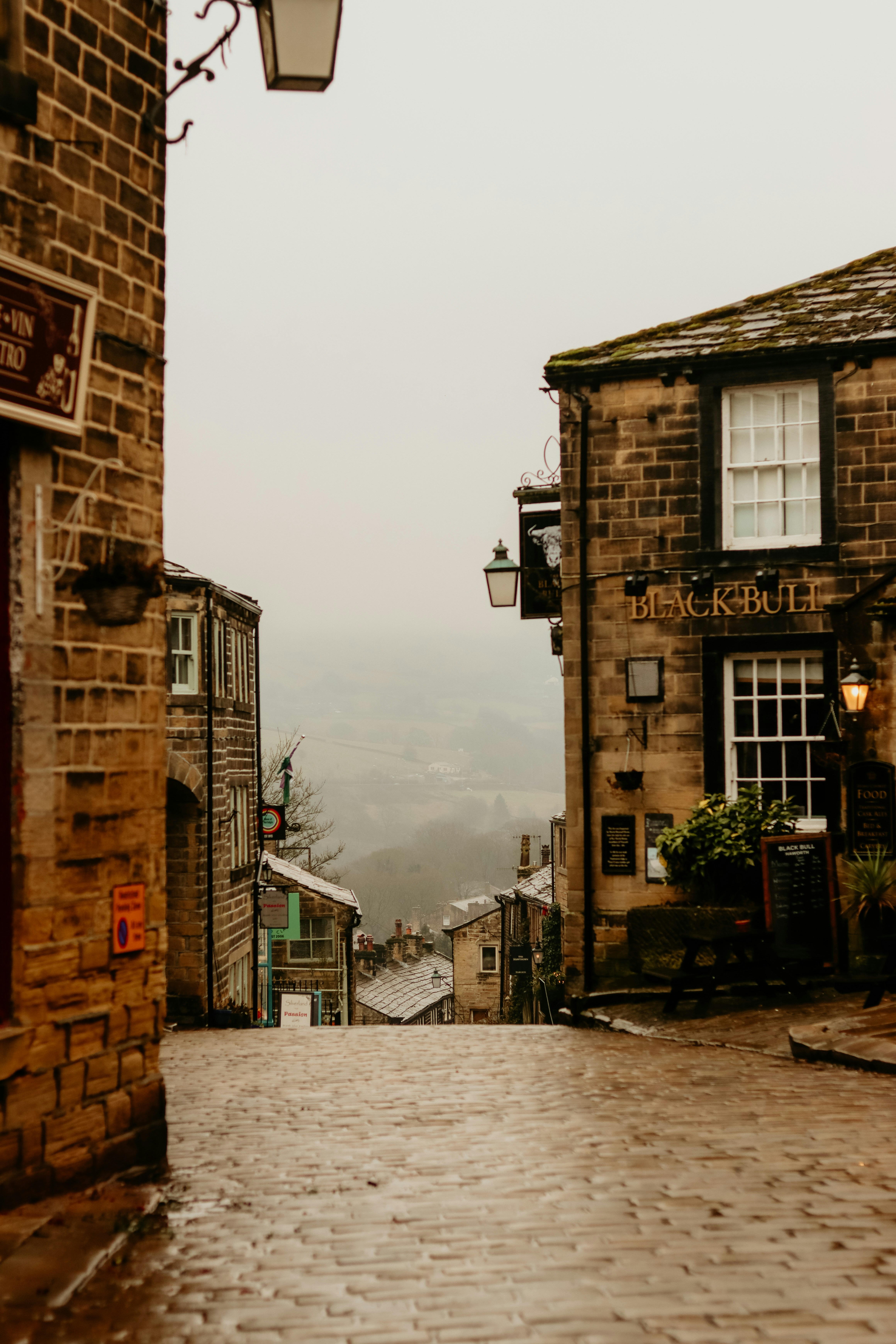 Cobblestone Lane to the Vale: A Quiet Yorkshire Street