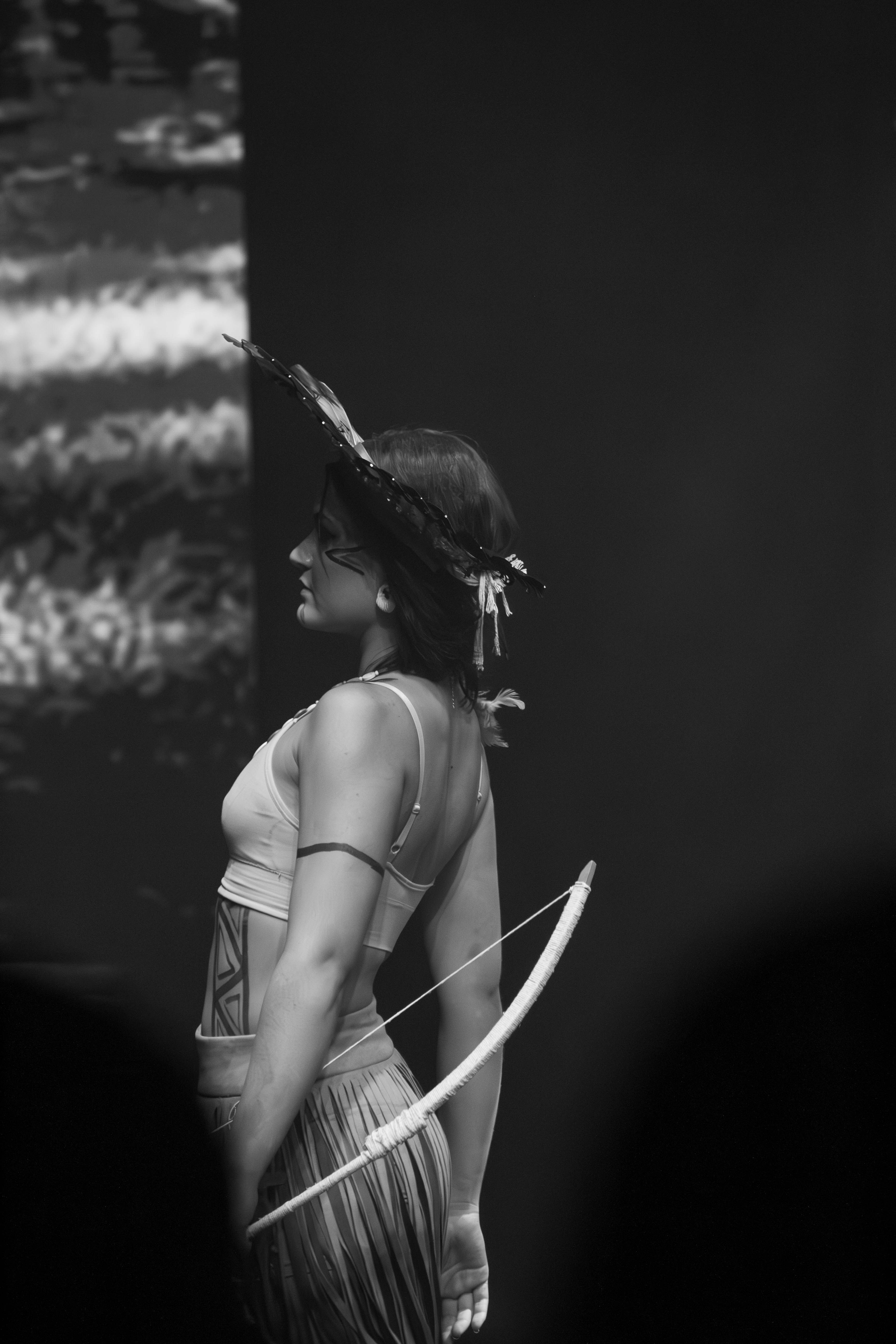 Silent Focus: A Archeress in Profile
