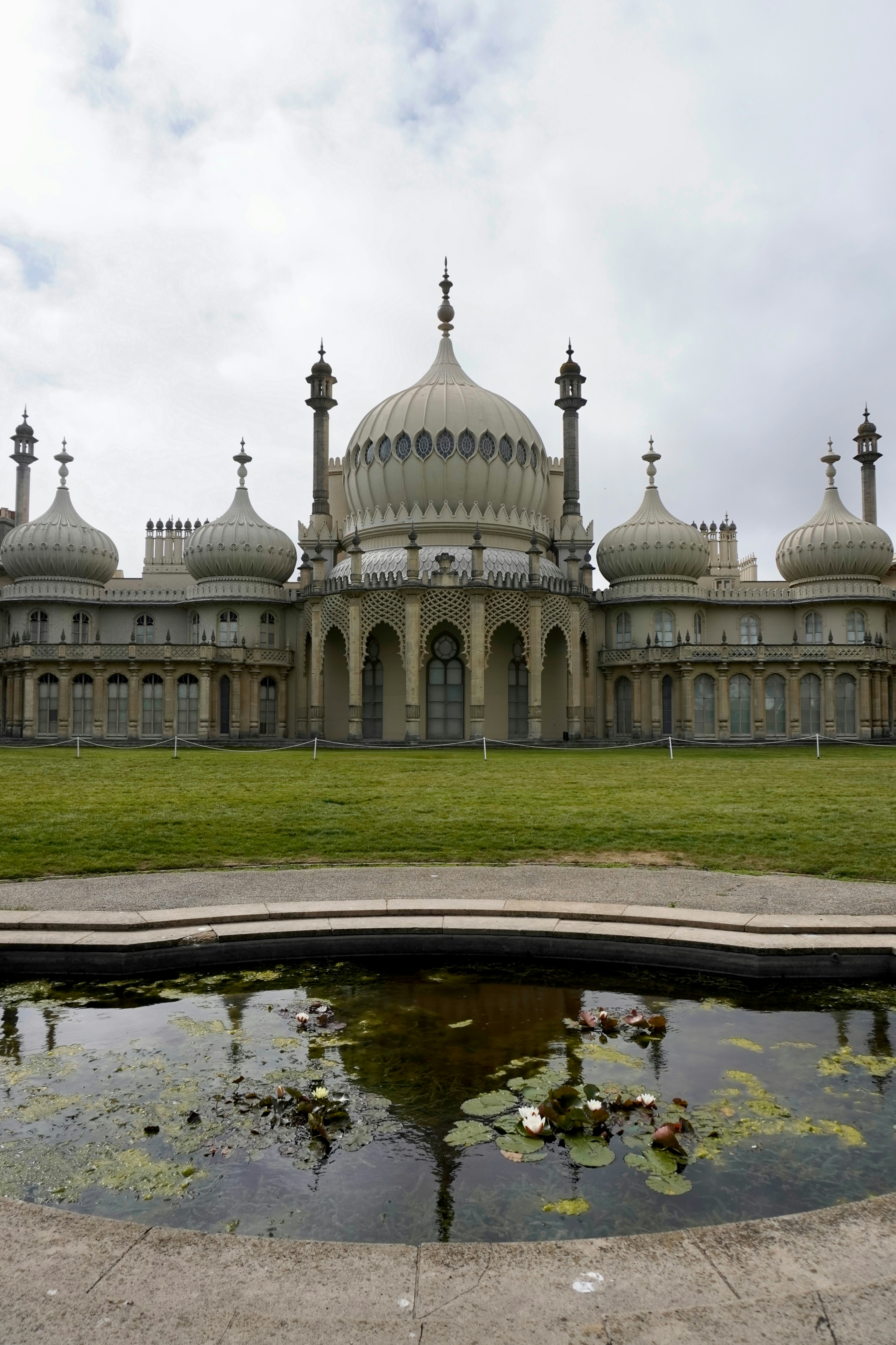 Palatial Spires: The Royal Dome of the Indo-Saracenic Complex