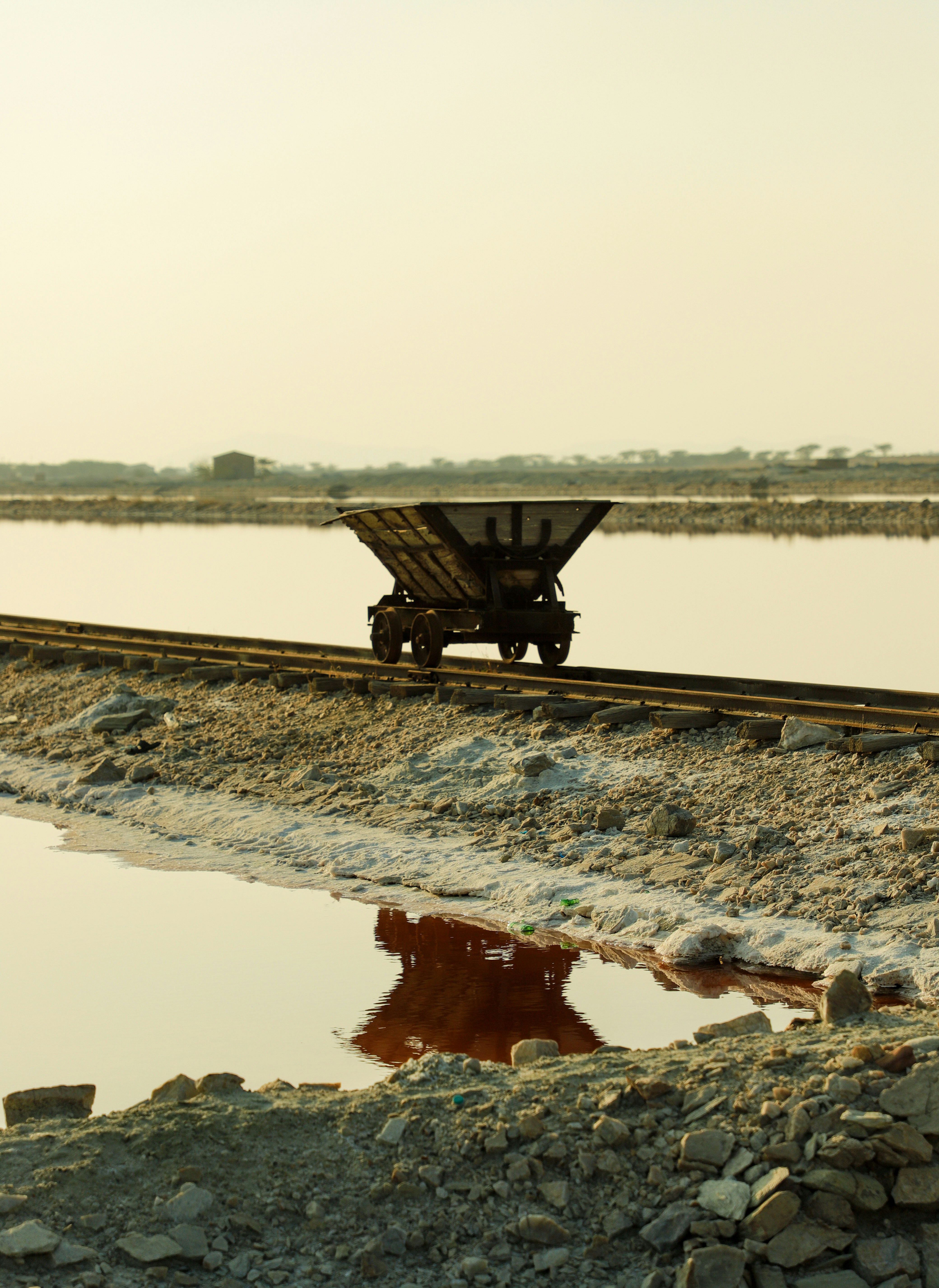 Dawn Digger: A lone hopper on the quiet rail