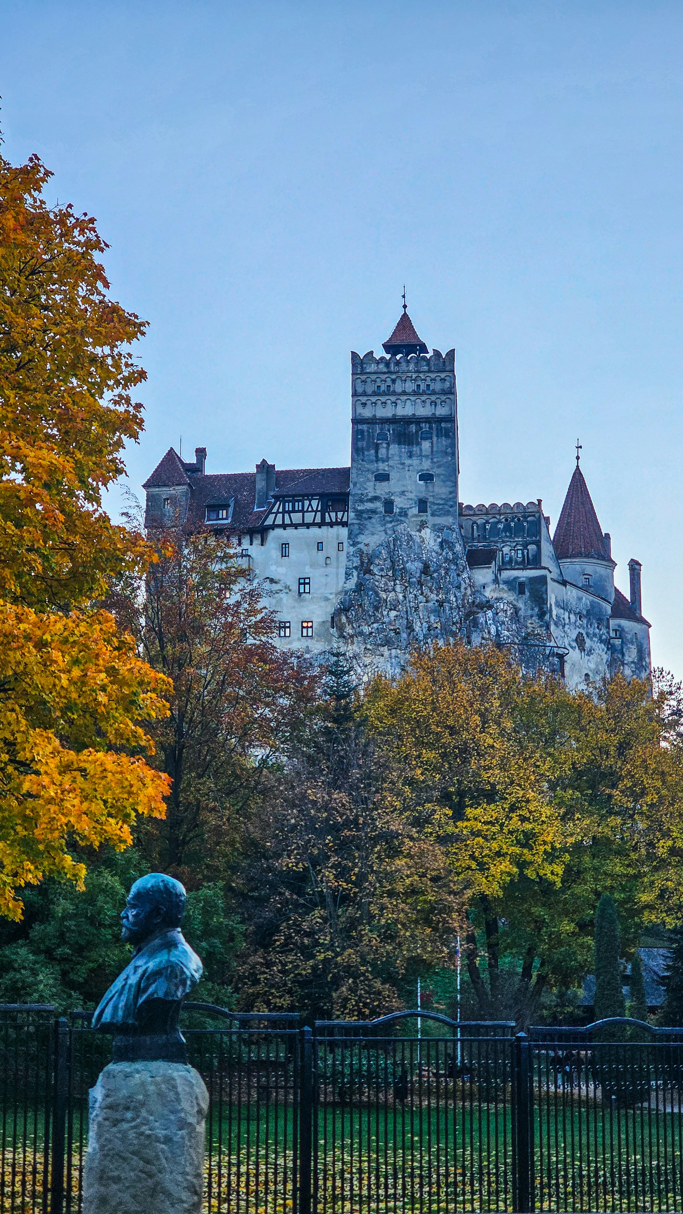 Winter Keep: A Bavarian Castle Quietly Overlooked by Autumn Colors