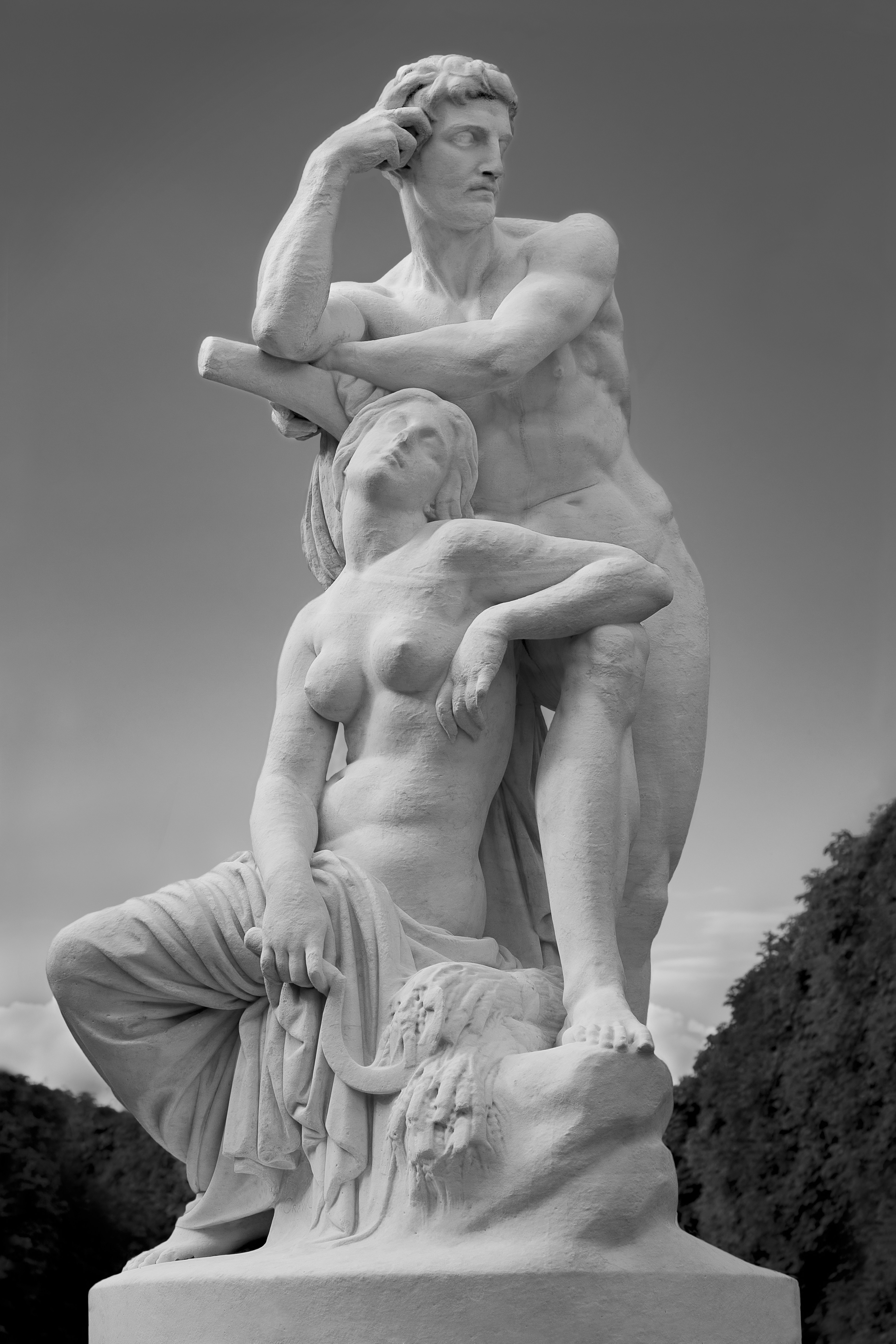 Stone Embrace: The Waiting Sculptures