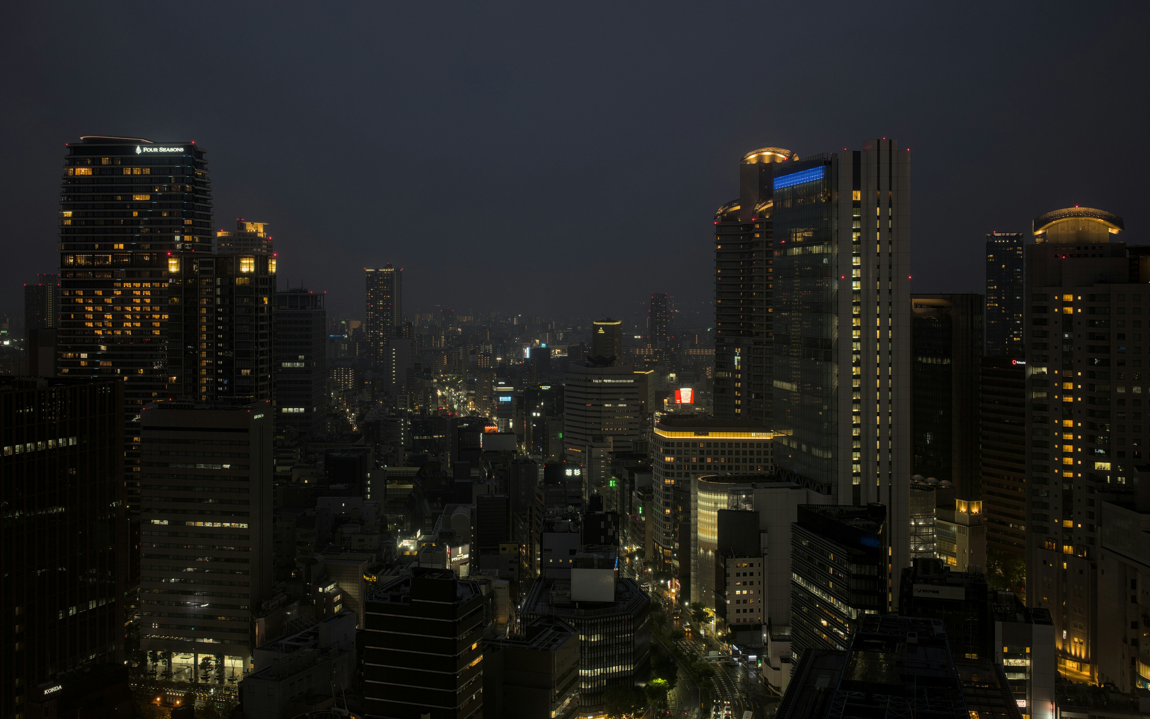 Nightfall Skyline: A Quiet Rush Through Neon Veins