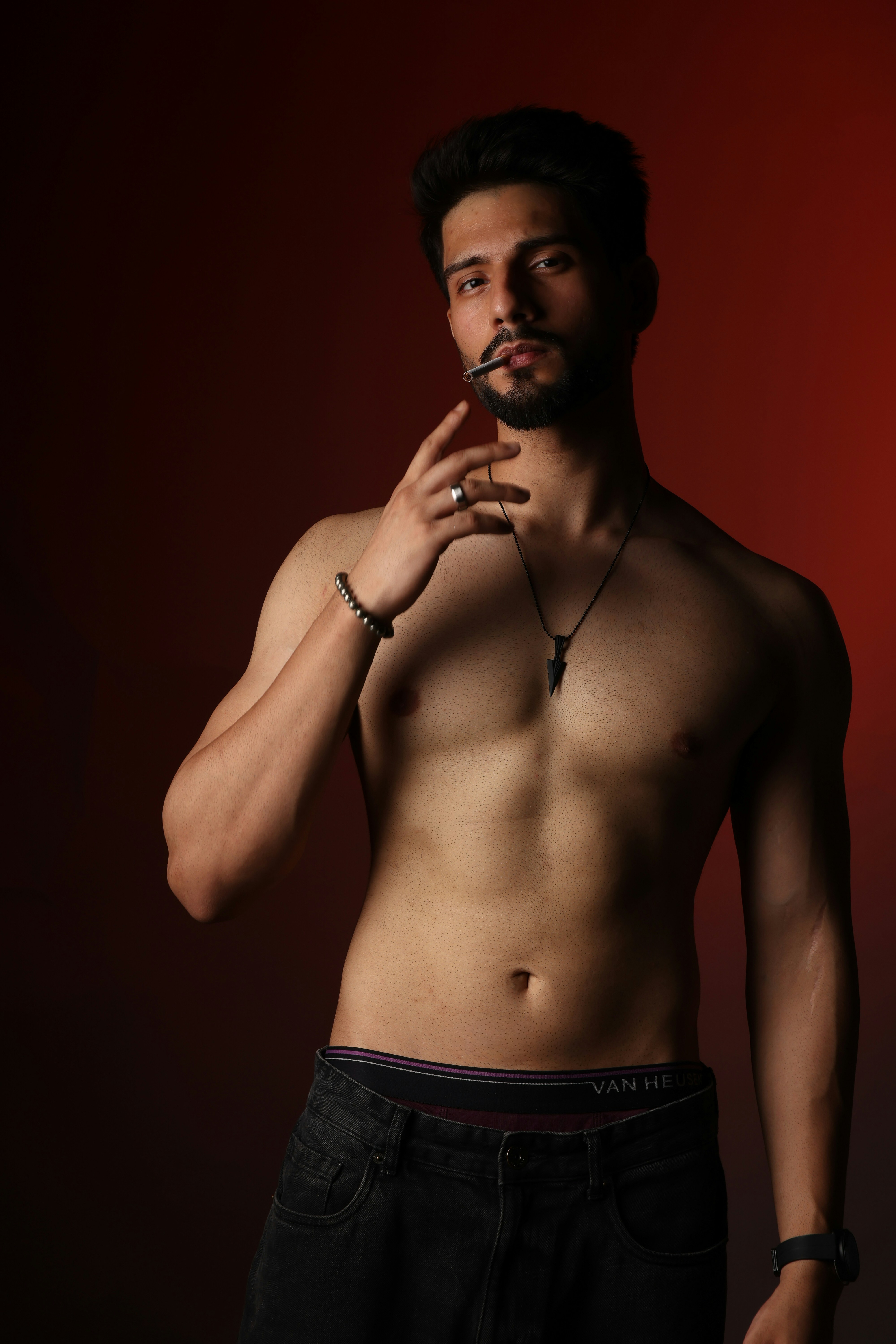 Cigarette glow: a sculpted portrait in chiaroscuro
