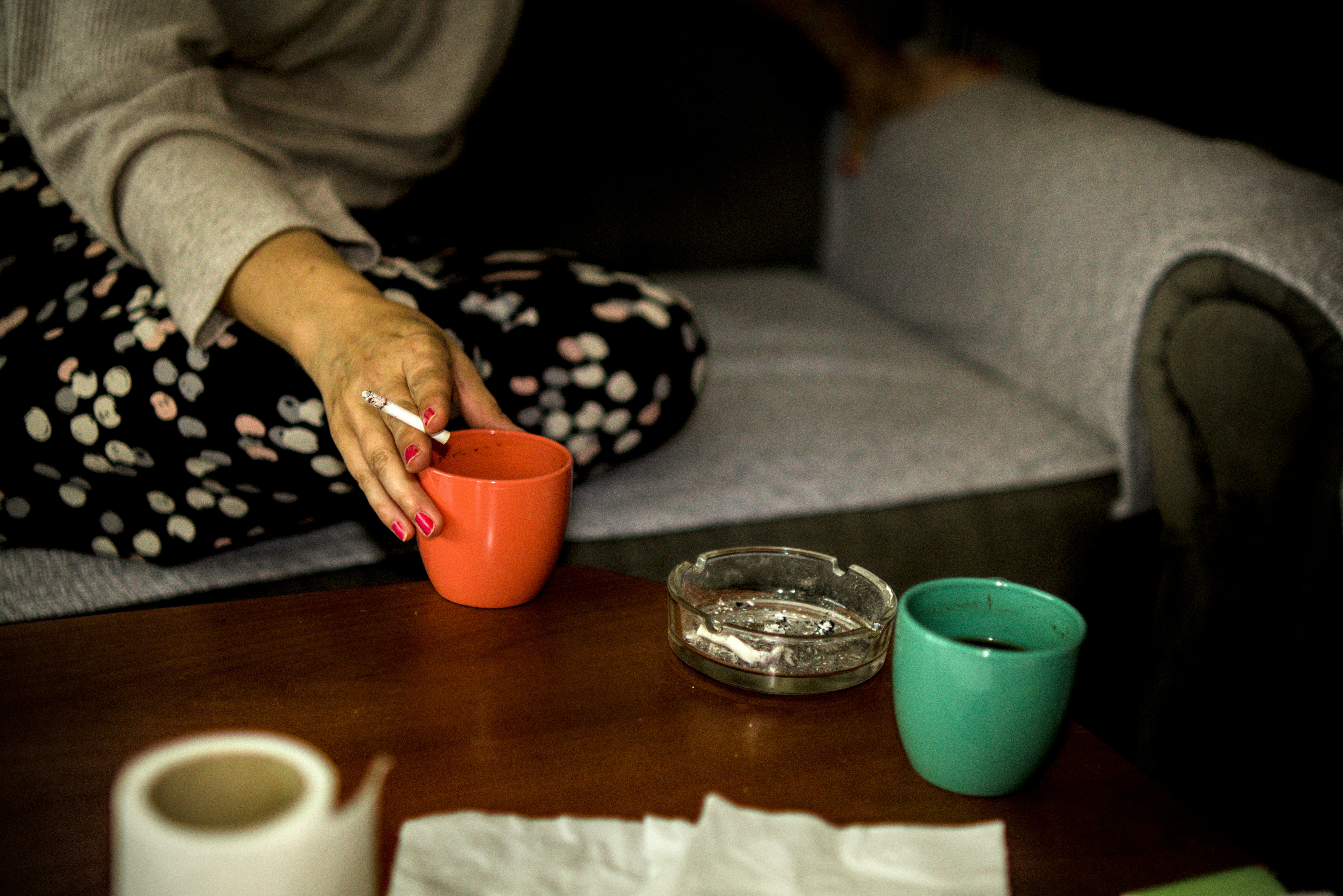 Warm Hands, Quiet Moment: A Latte Break at the Coffee Table