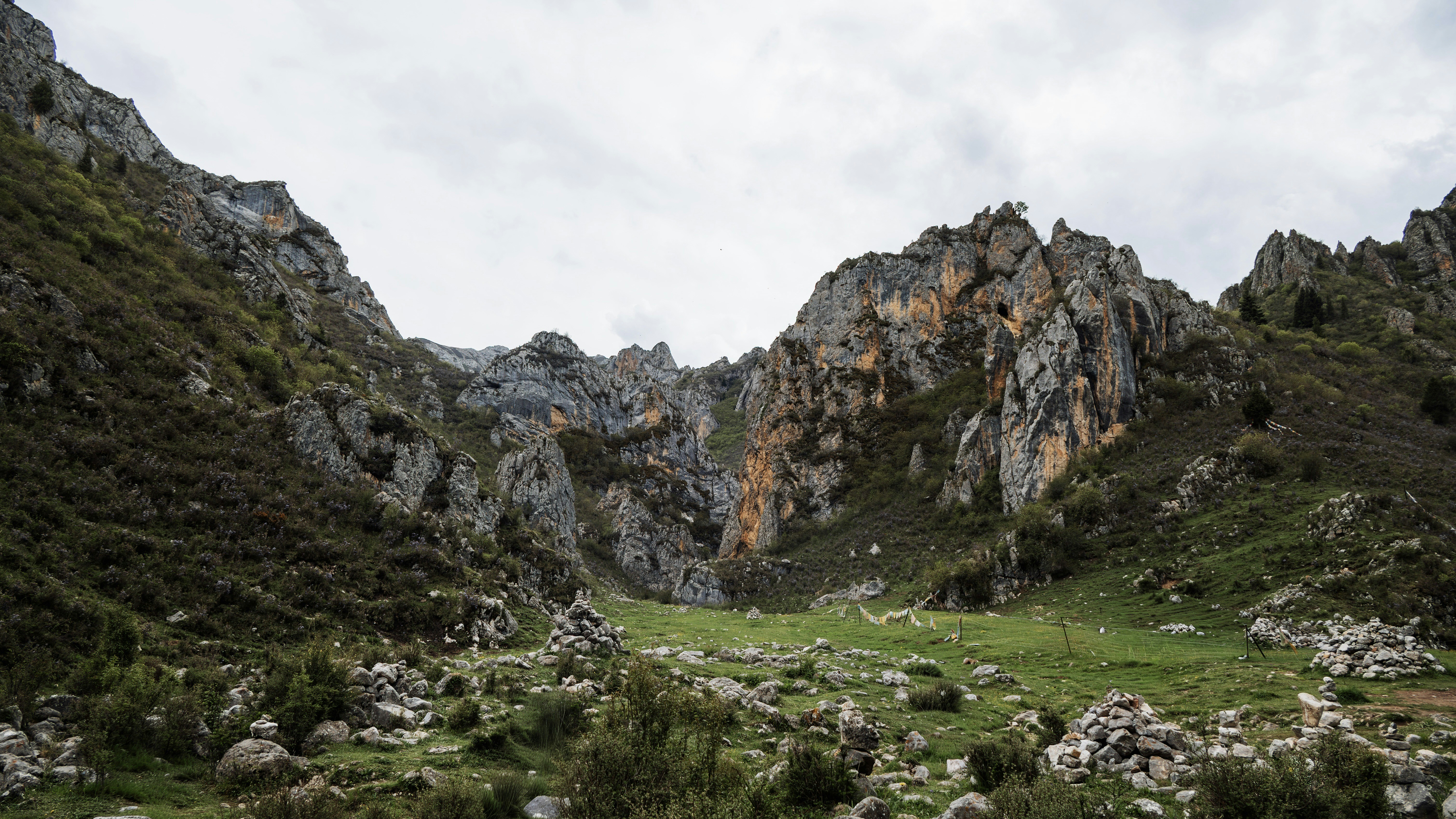 Stony Ridge Valley: Sunlit Pass Between Rugged Peaks