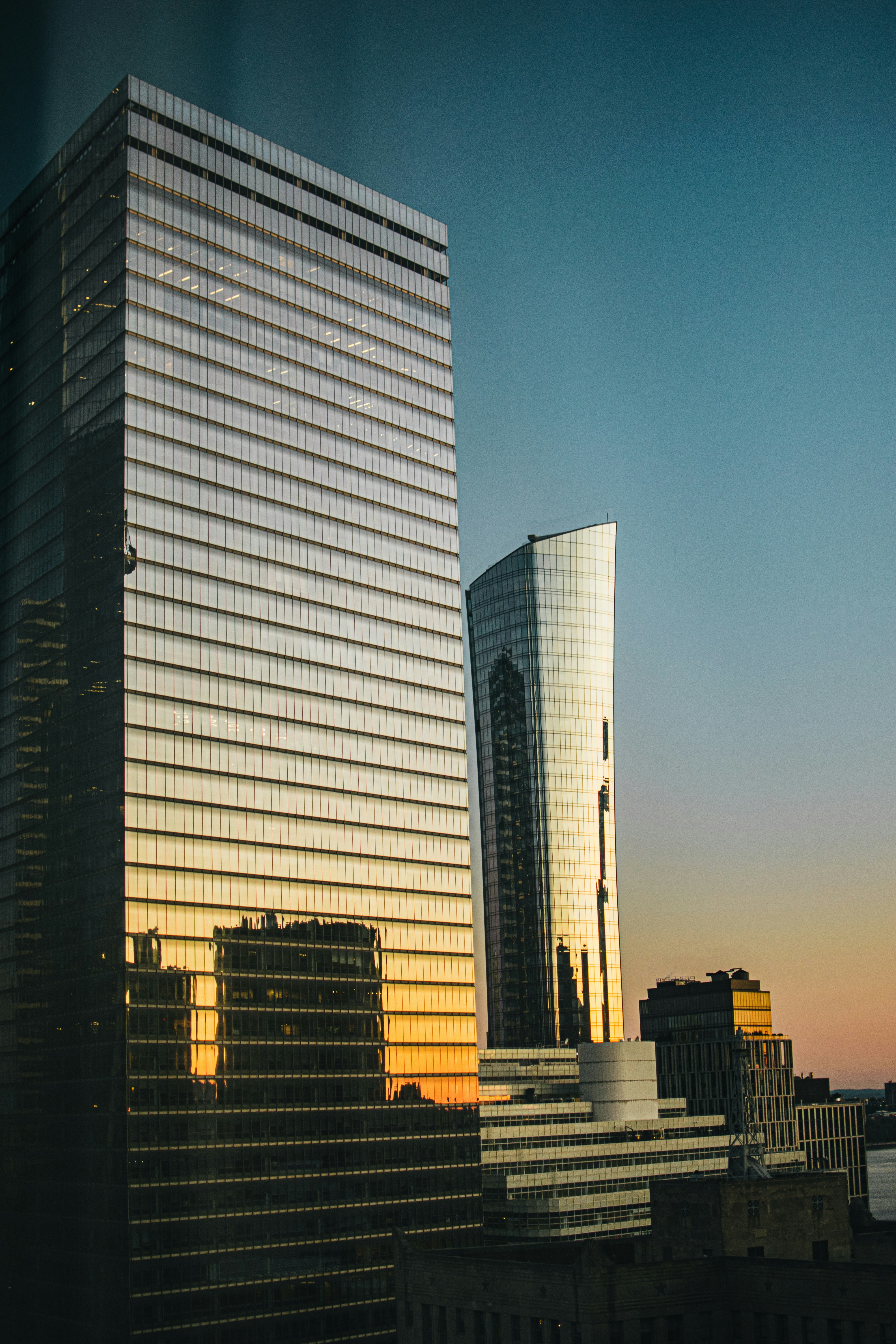 Sunlit Glass Towers: A Gradient of Urban Geometry at Dusk