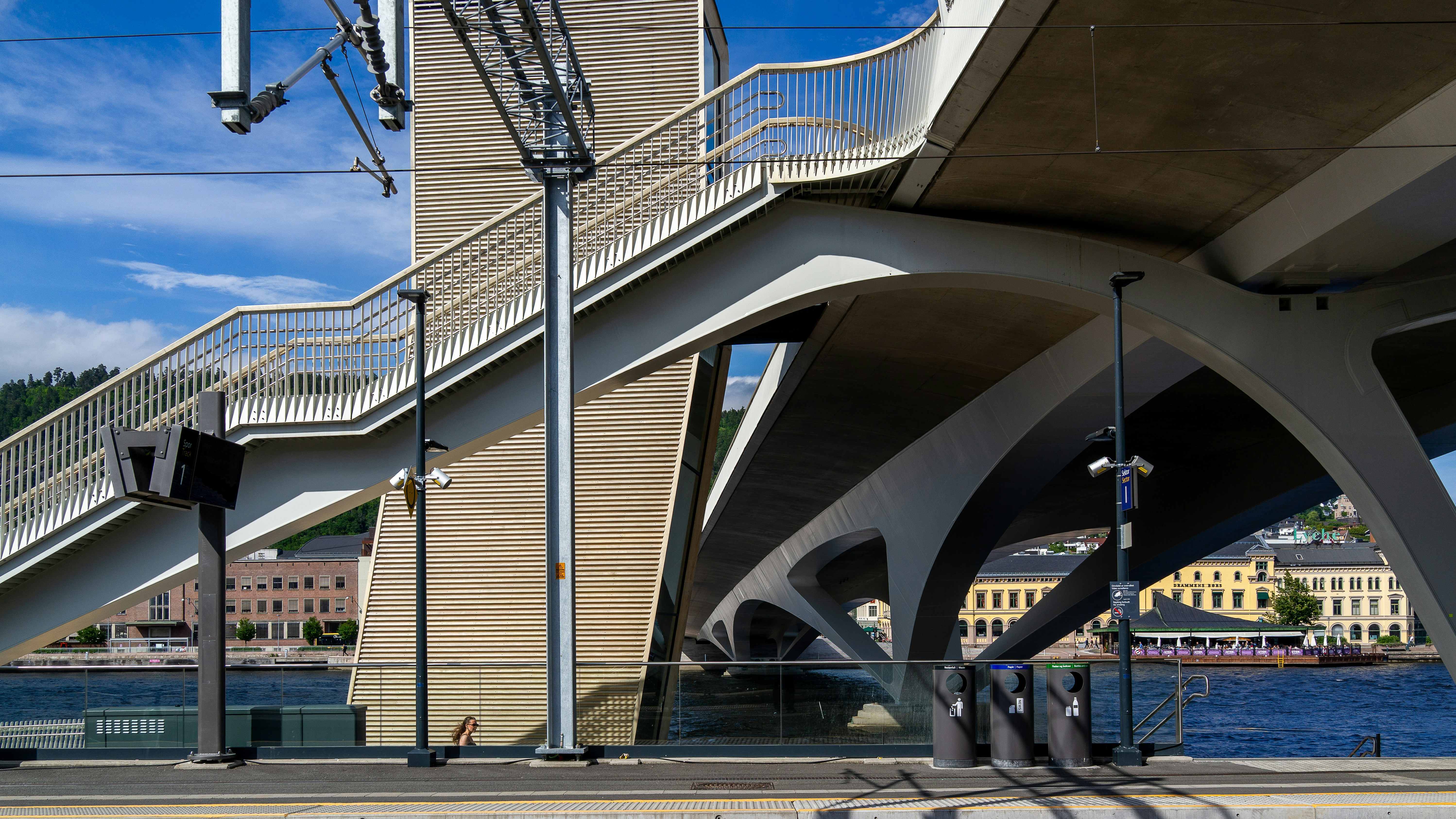 Concrete Arches and Overpass: Geometry under Transit