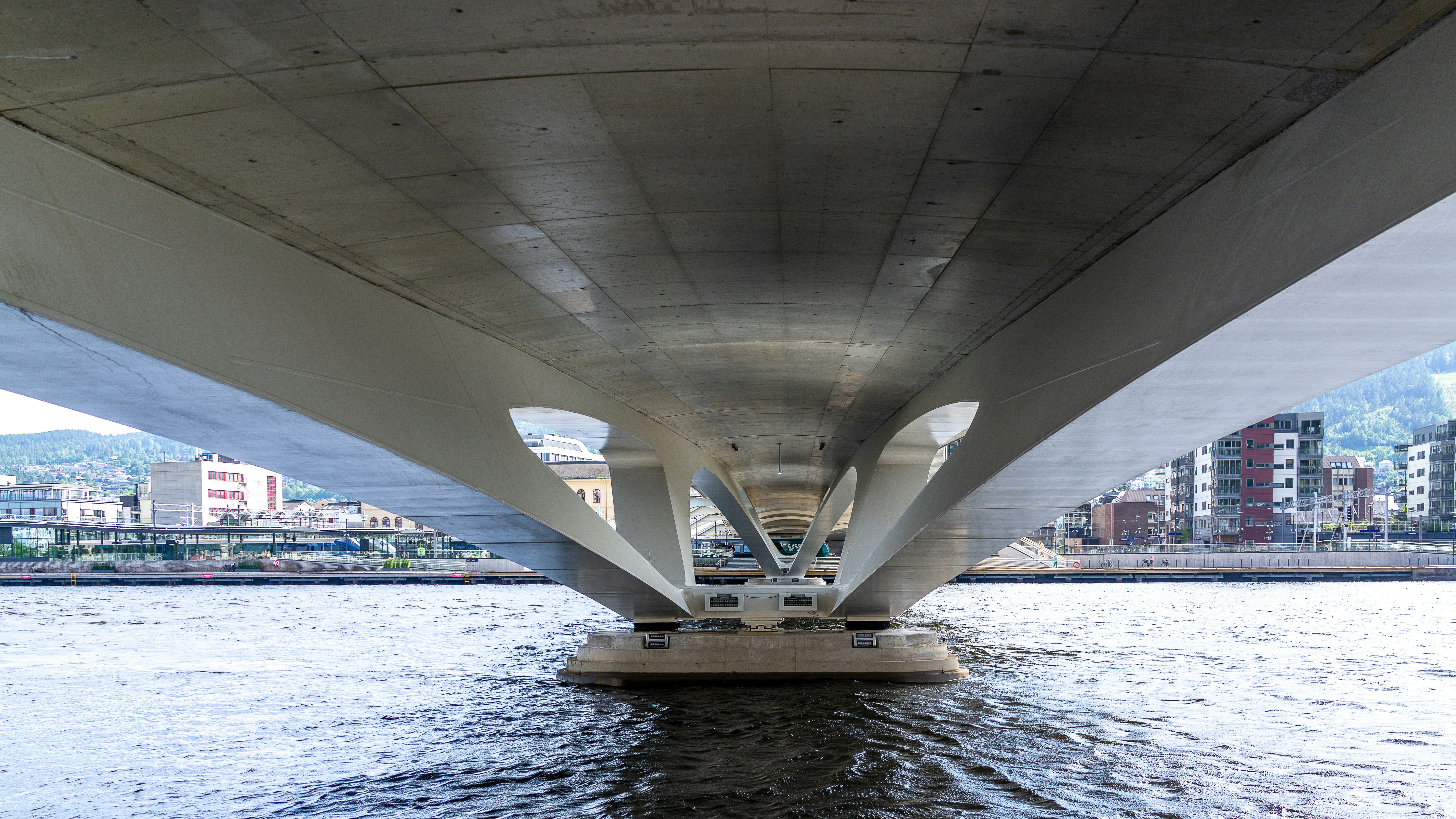 Under the Rise: A Symmetry of Spans and River Light