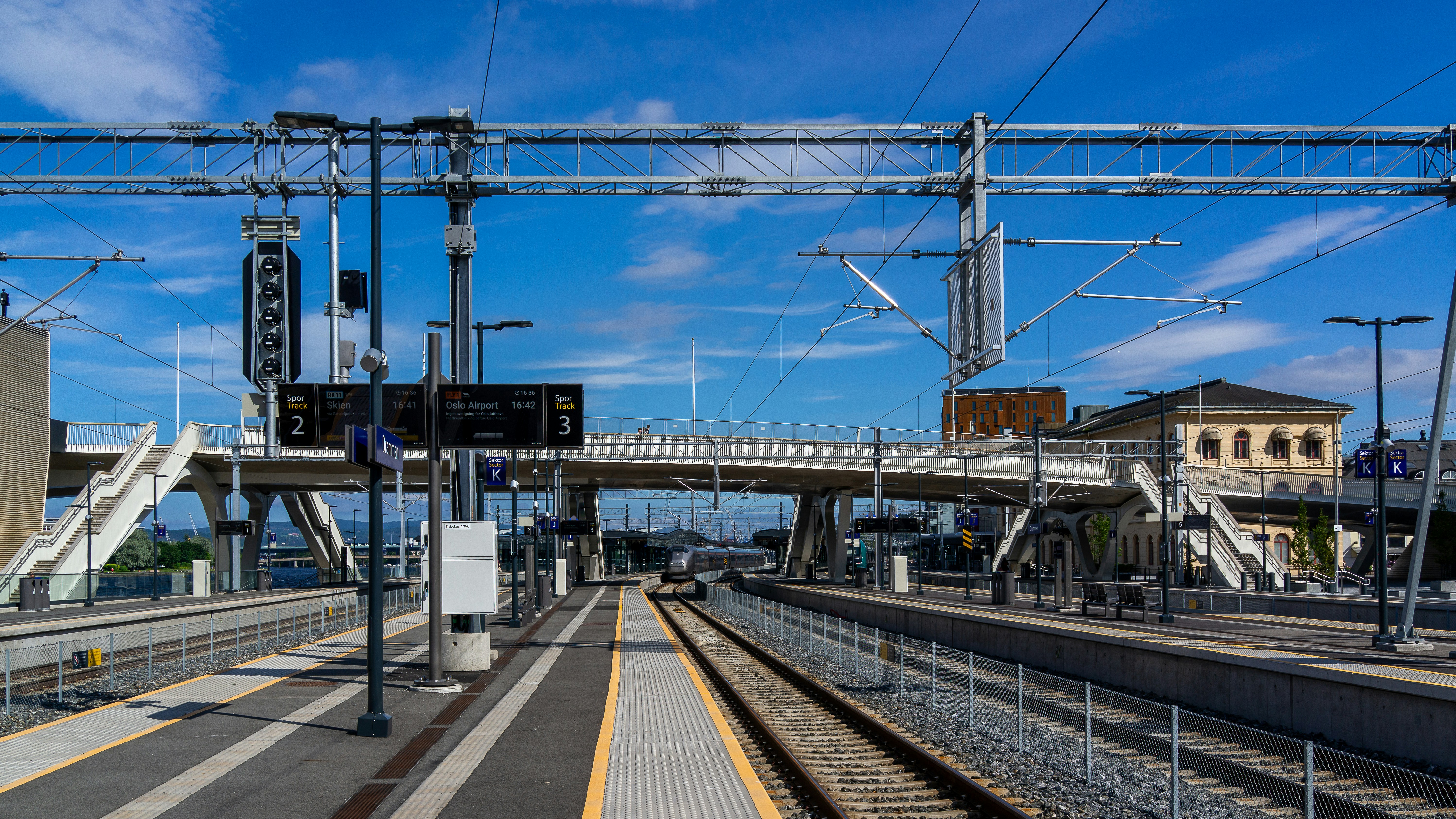 Platform Horizon: Rails, Signals, and Steel Skies