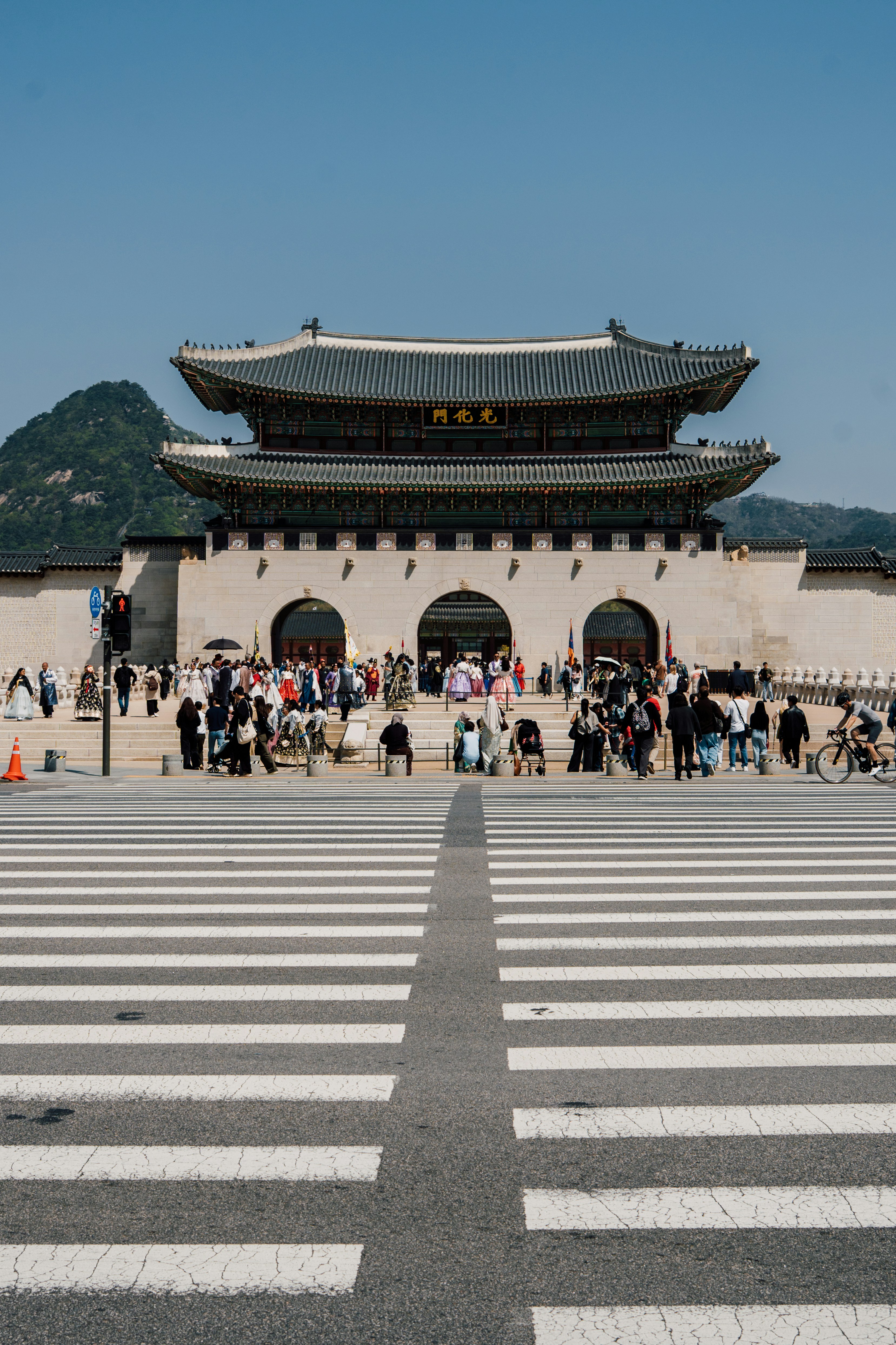 Gateway to the Historic Gate: Crowds at the Hyangwonjeong Presidium
