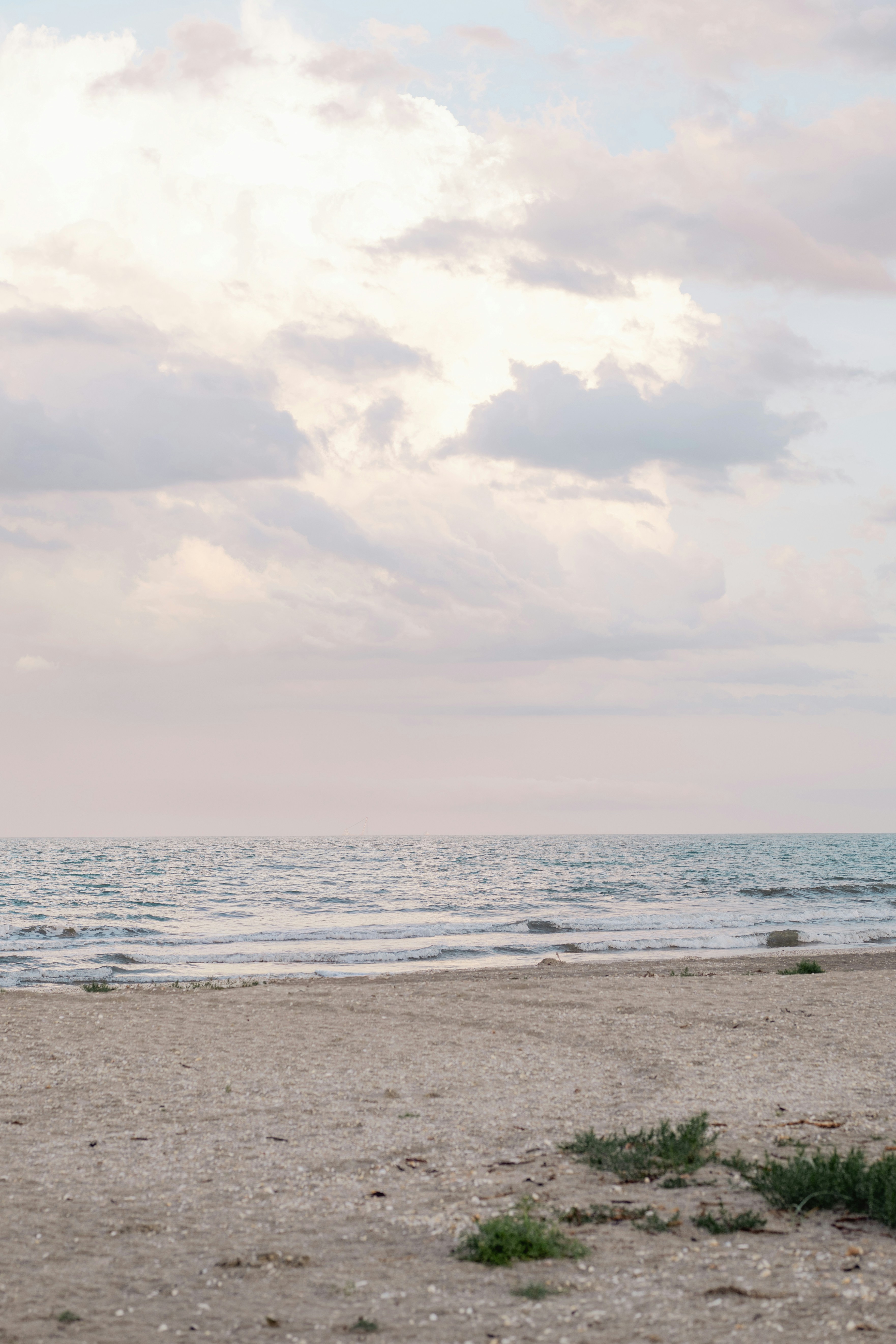 Calm Horizon: Quiet Beachscape at Dusk