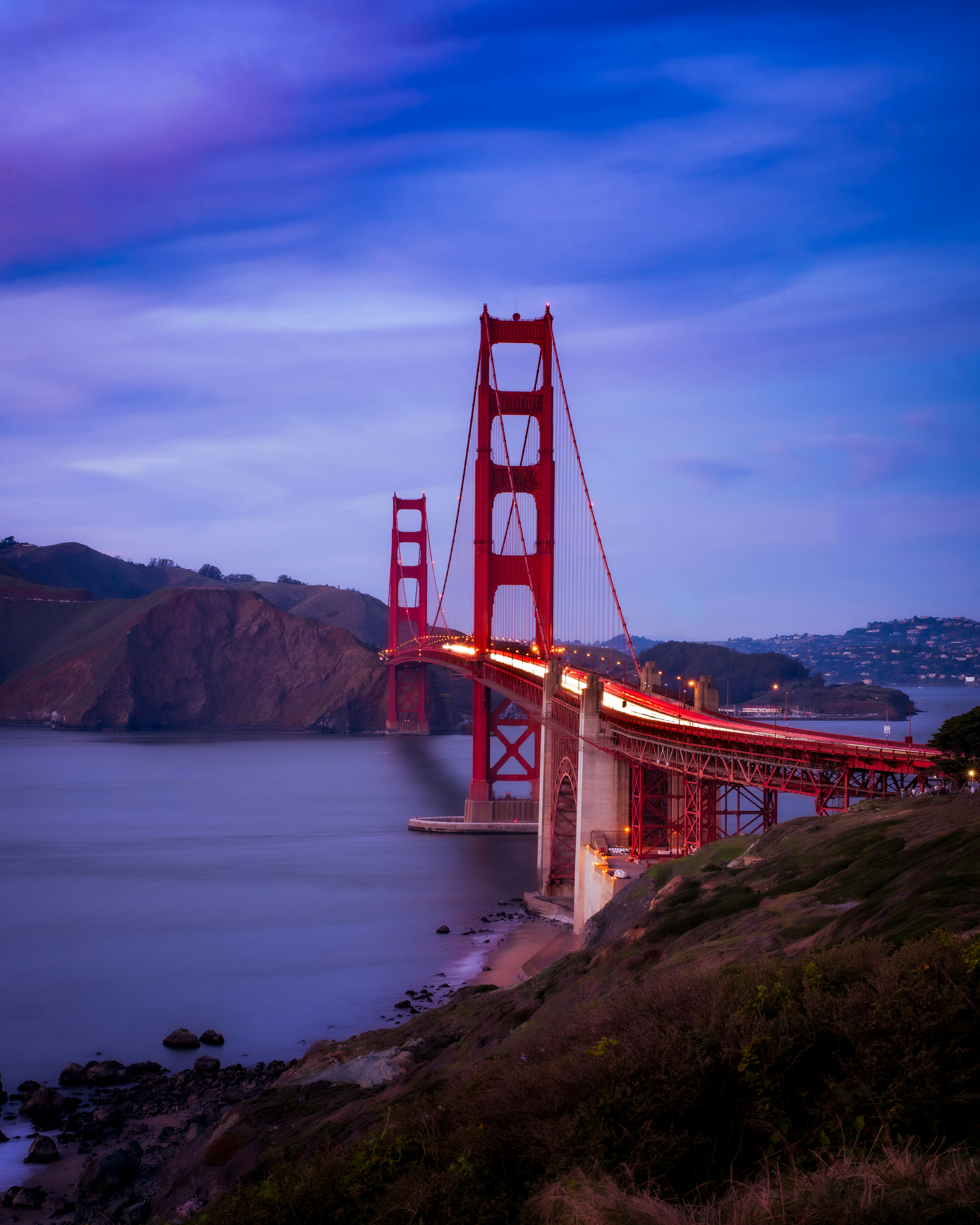 Twilight Arc: The Golden Gate in Quiet Cadence