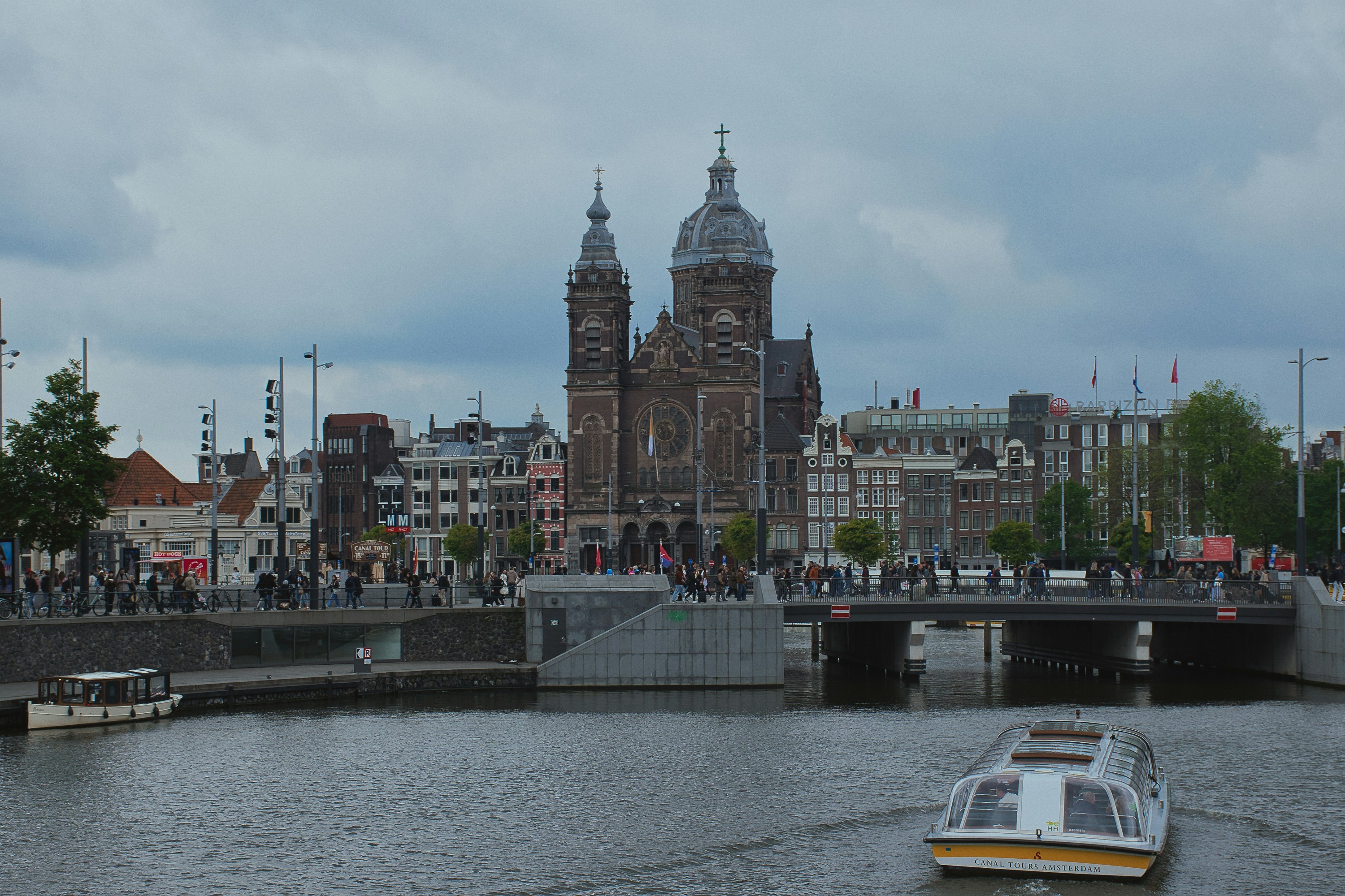 Harborfront Cathedral: A Cityscape Framed by the River