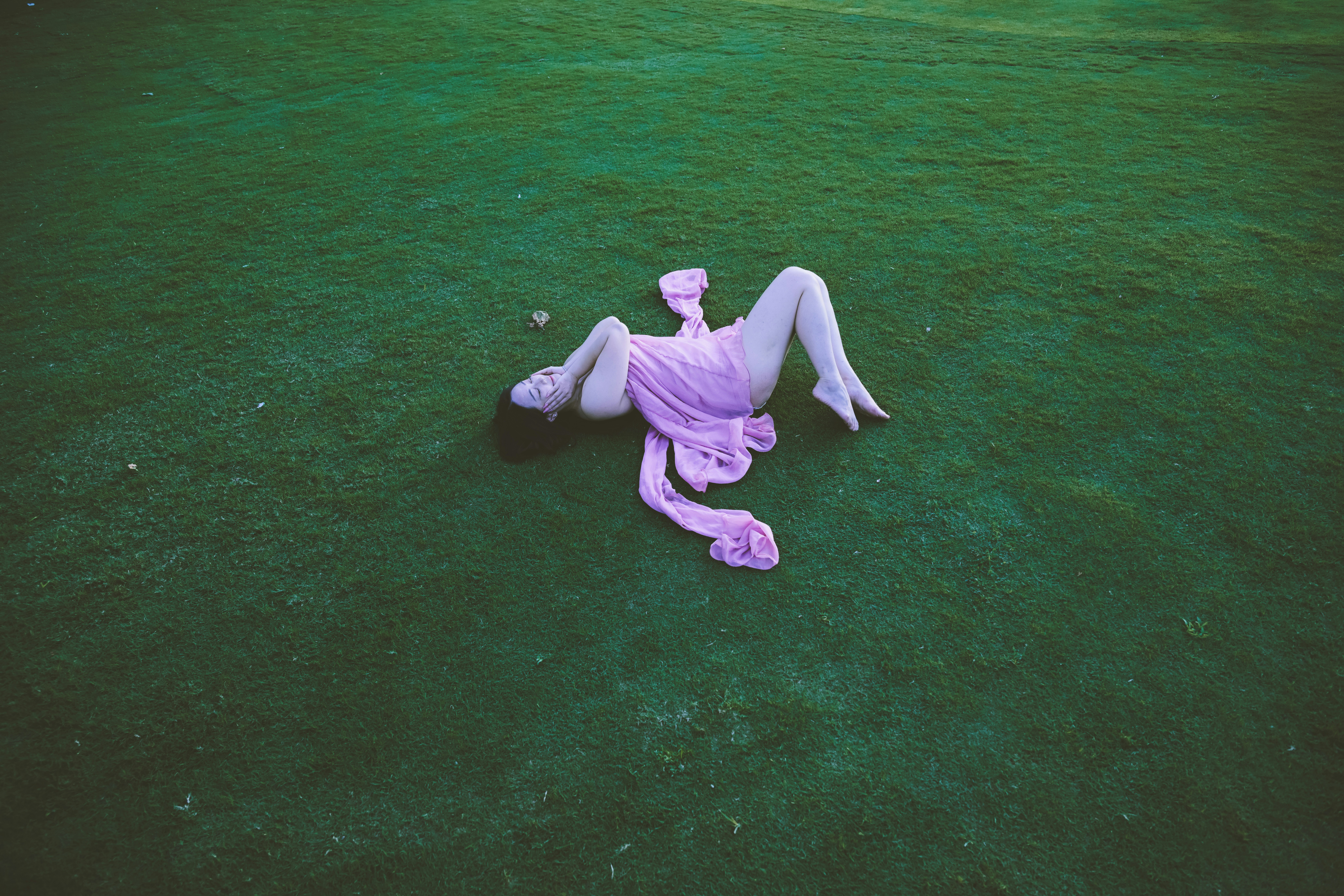 Floating in Green: A Portrait of Quiet Release on Lawn Night