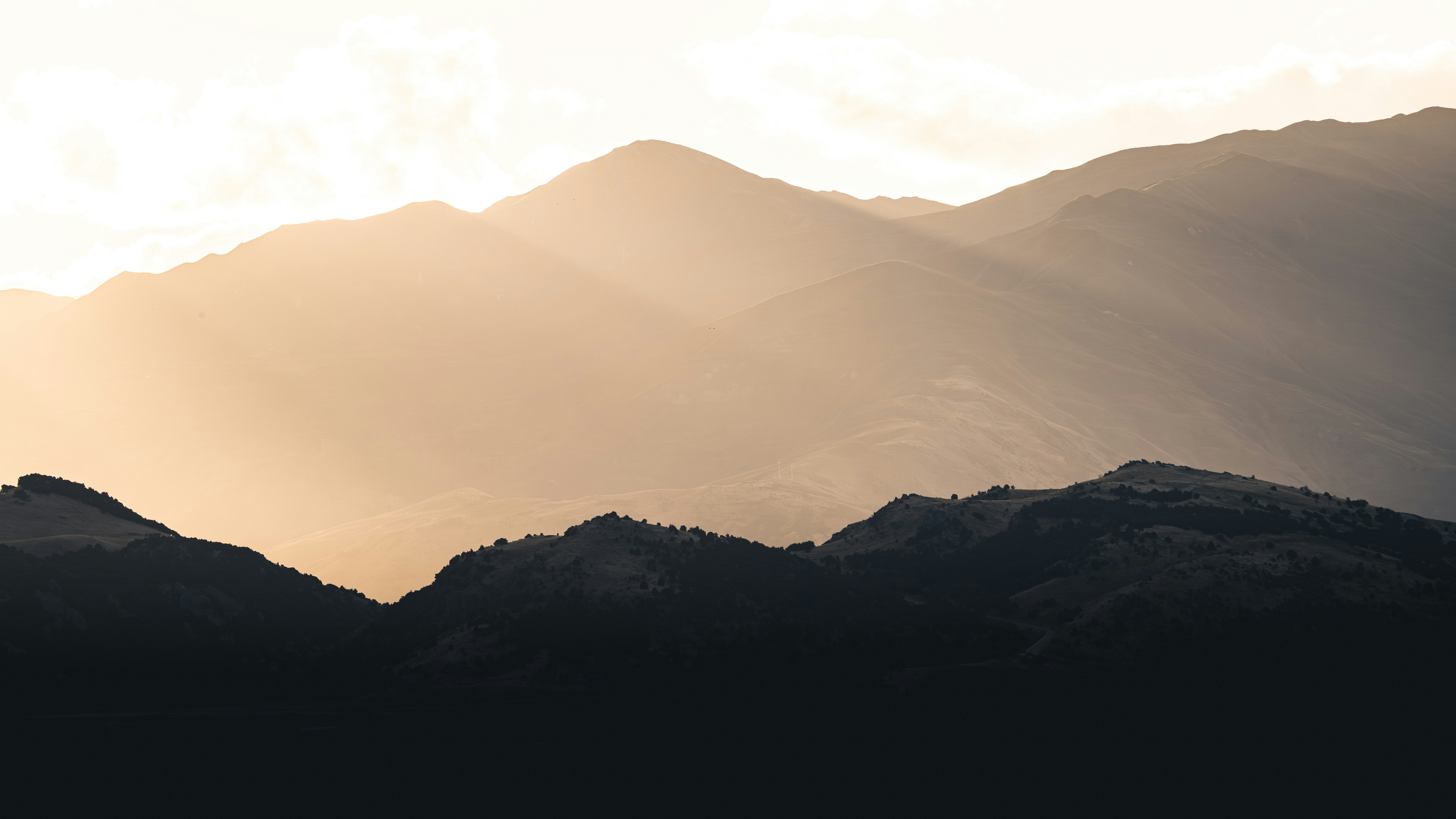 Golden Ridge: Quiet Light Between Mountain Veils