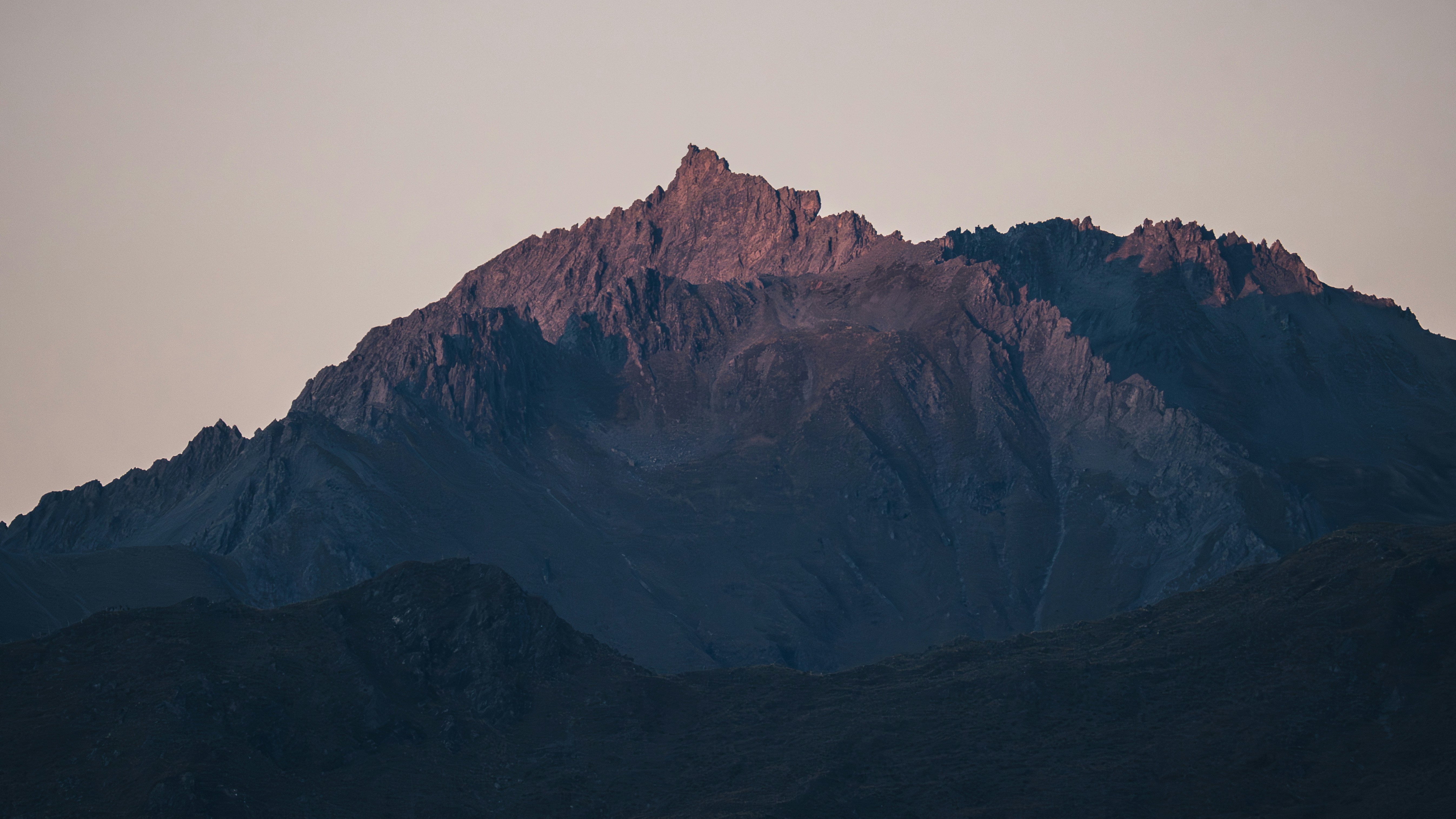Twilight Ridge: The Quiet Summit Under Dusk