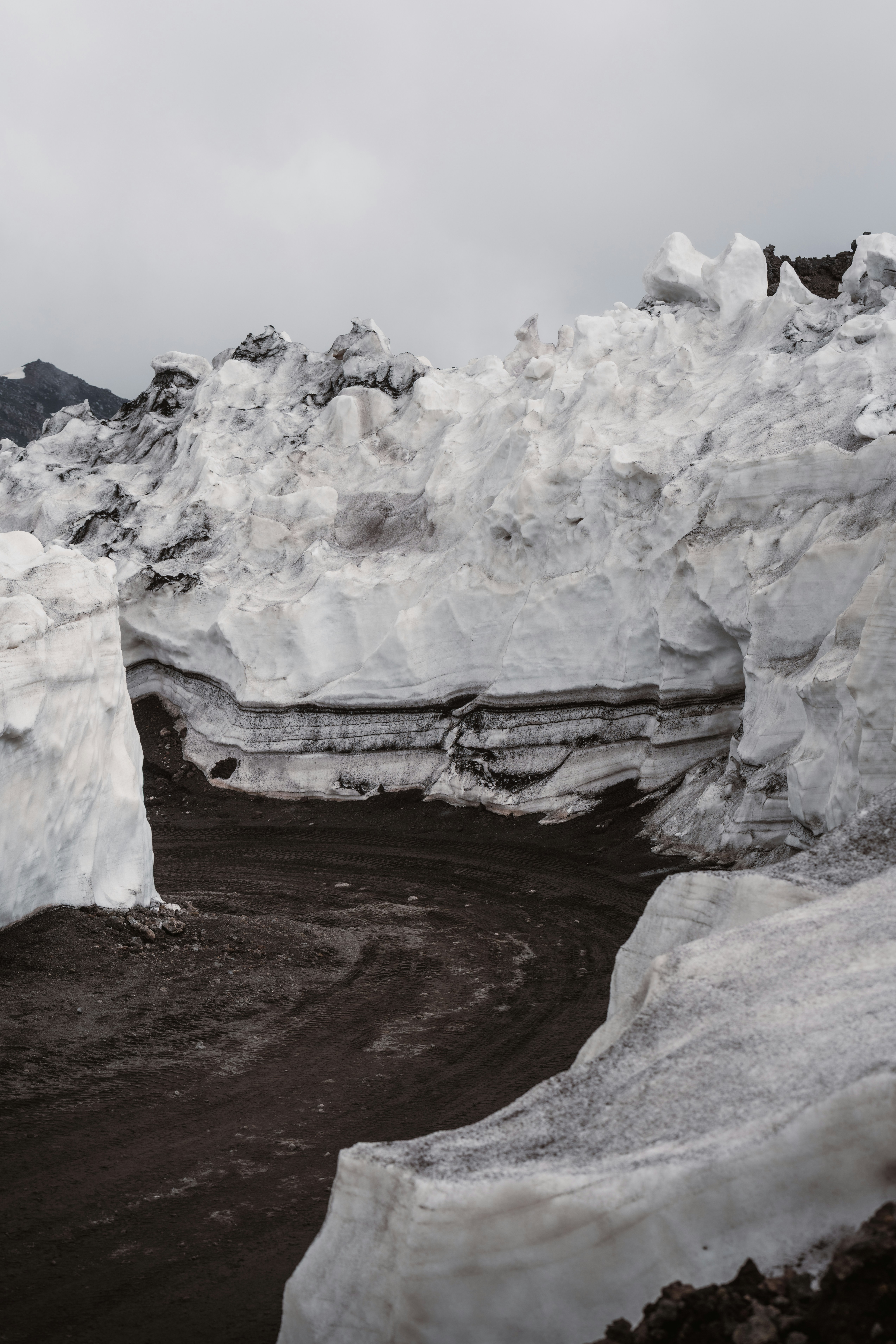 Ice Shelf Canyon: Path Through Dinosaur-White Peaks