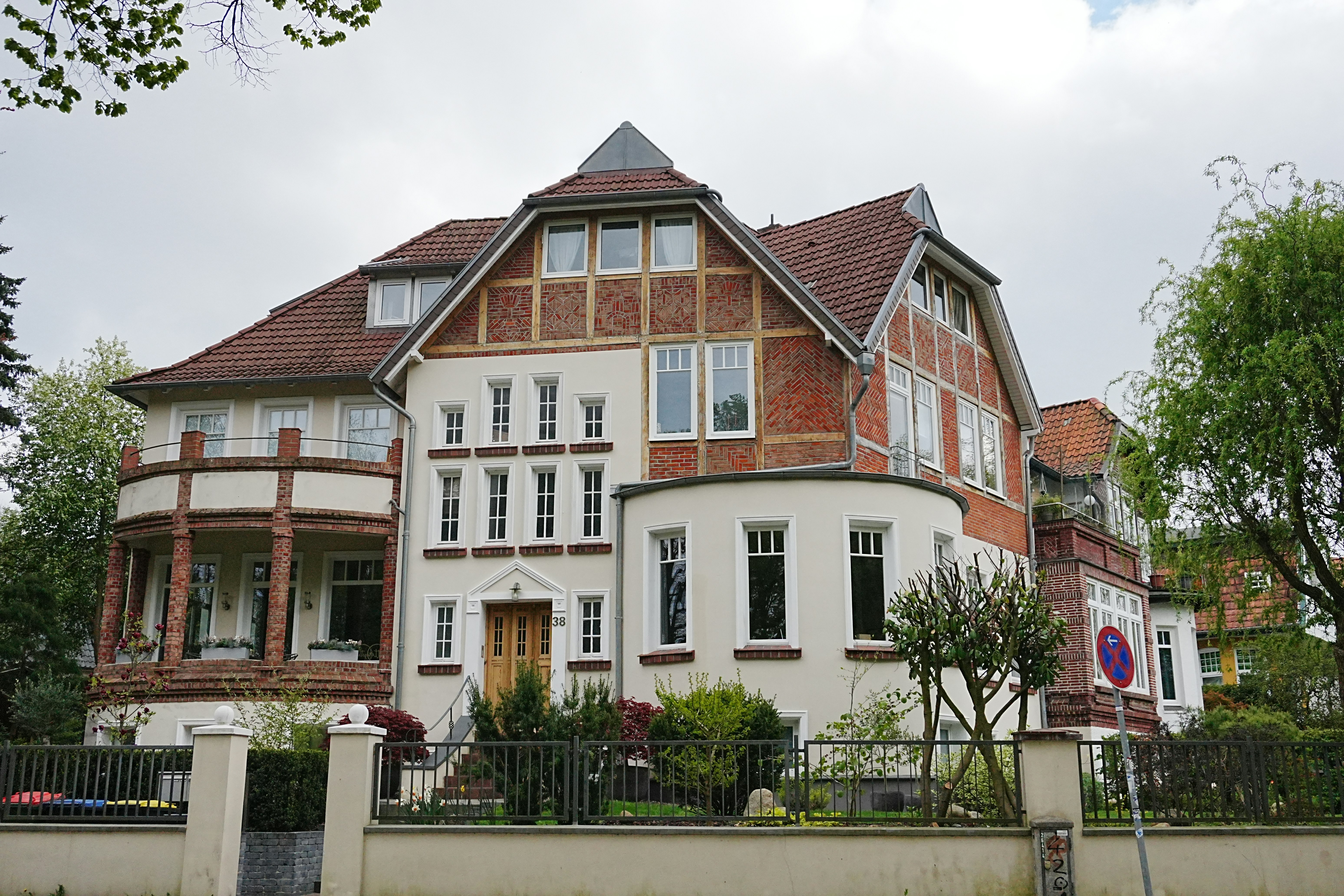 Facet of a Quiet Eastside Villa