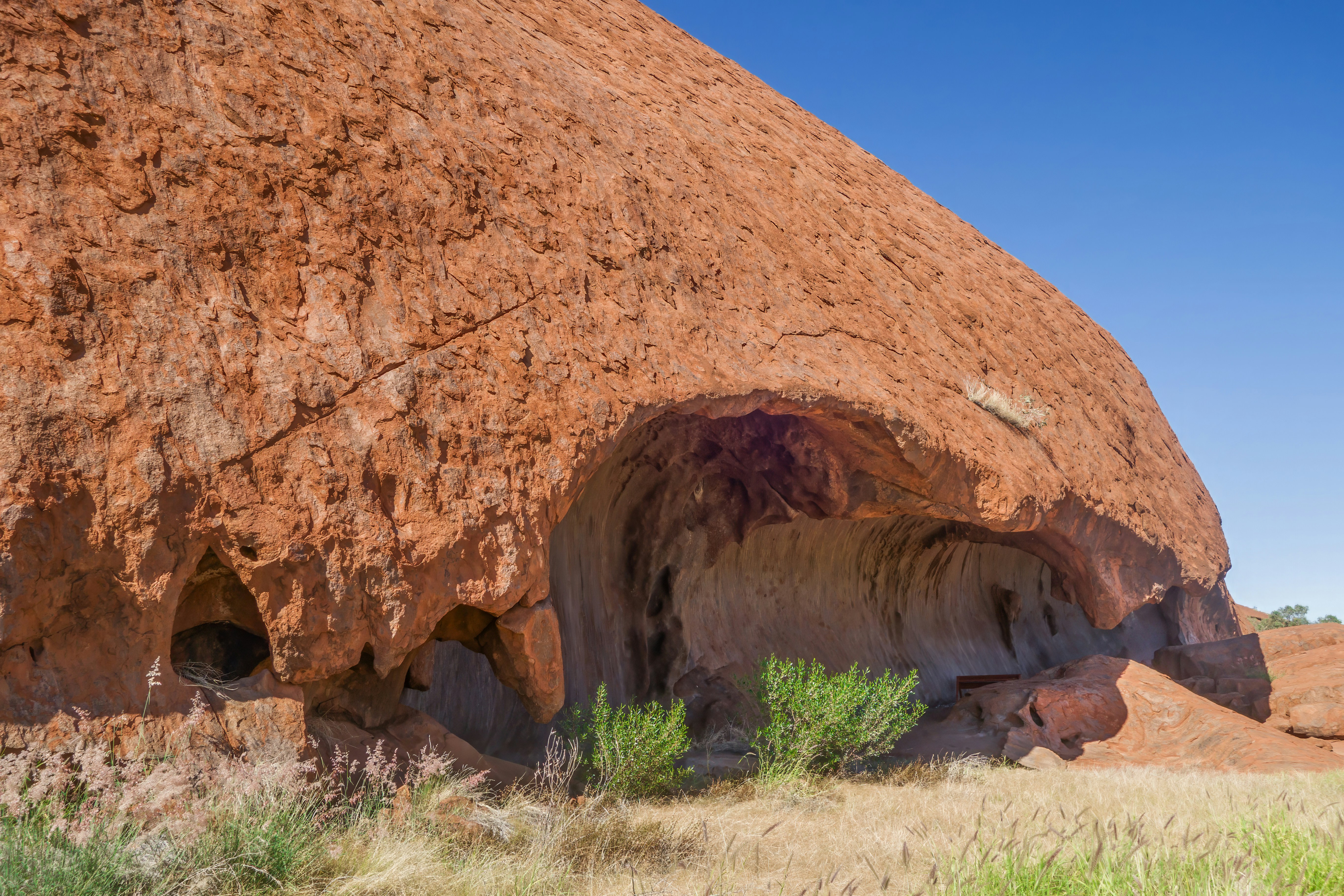 Red Canyon Arch: Sunlit Passage in Warm Desert Rock