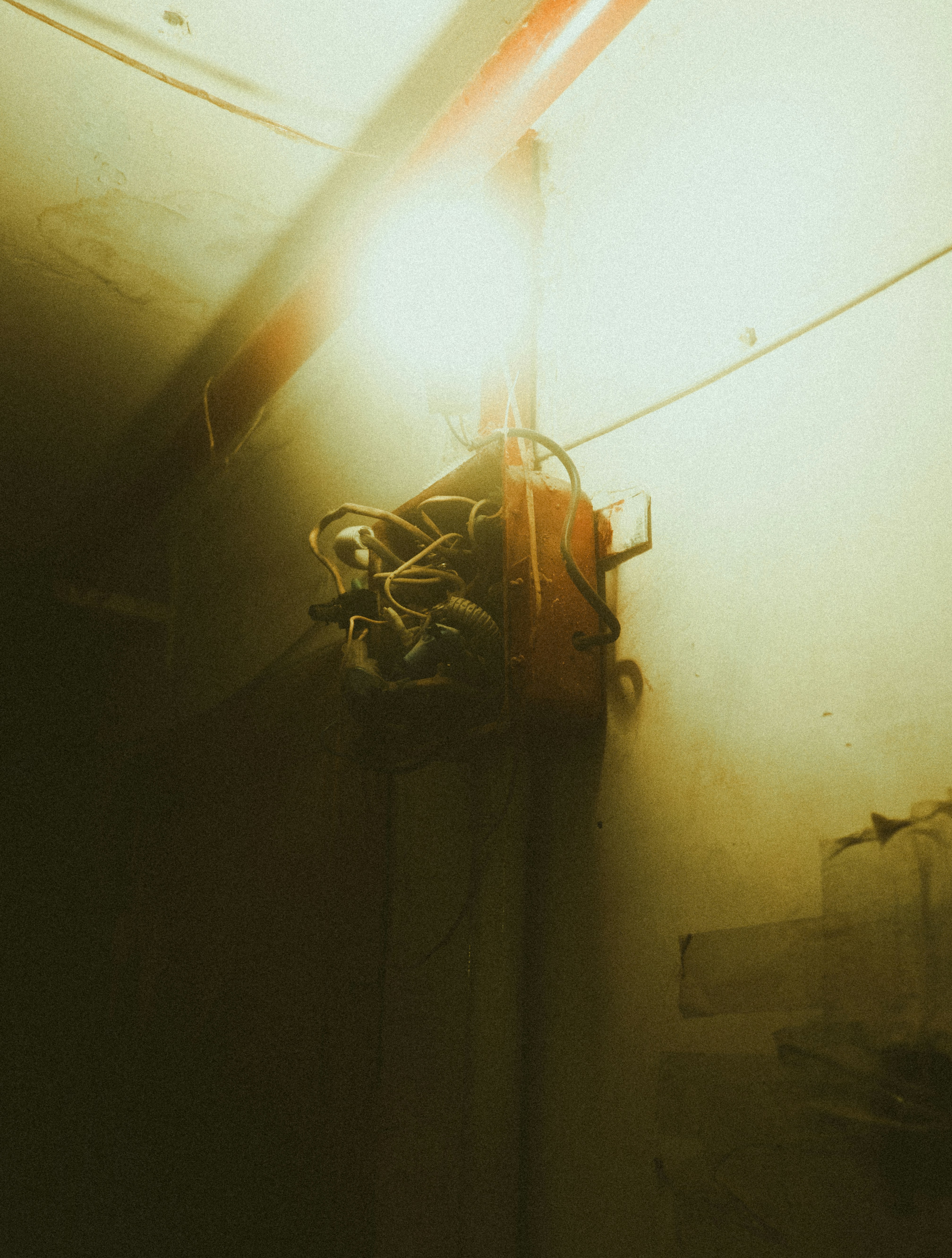 Flicker in the Basement: Dim Electrical Junction in Warm Glow