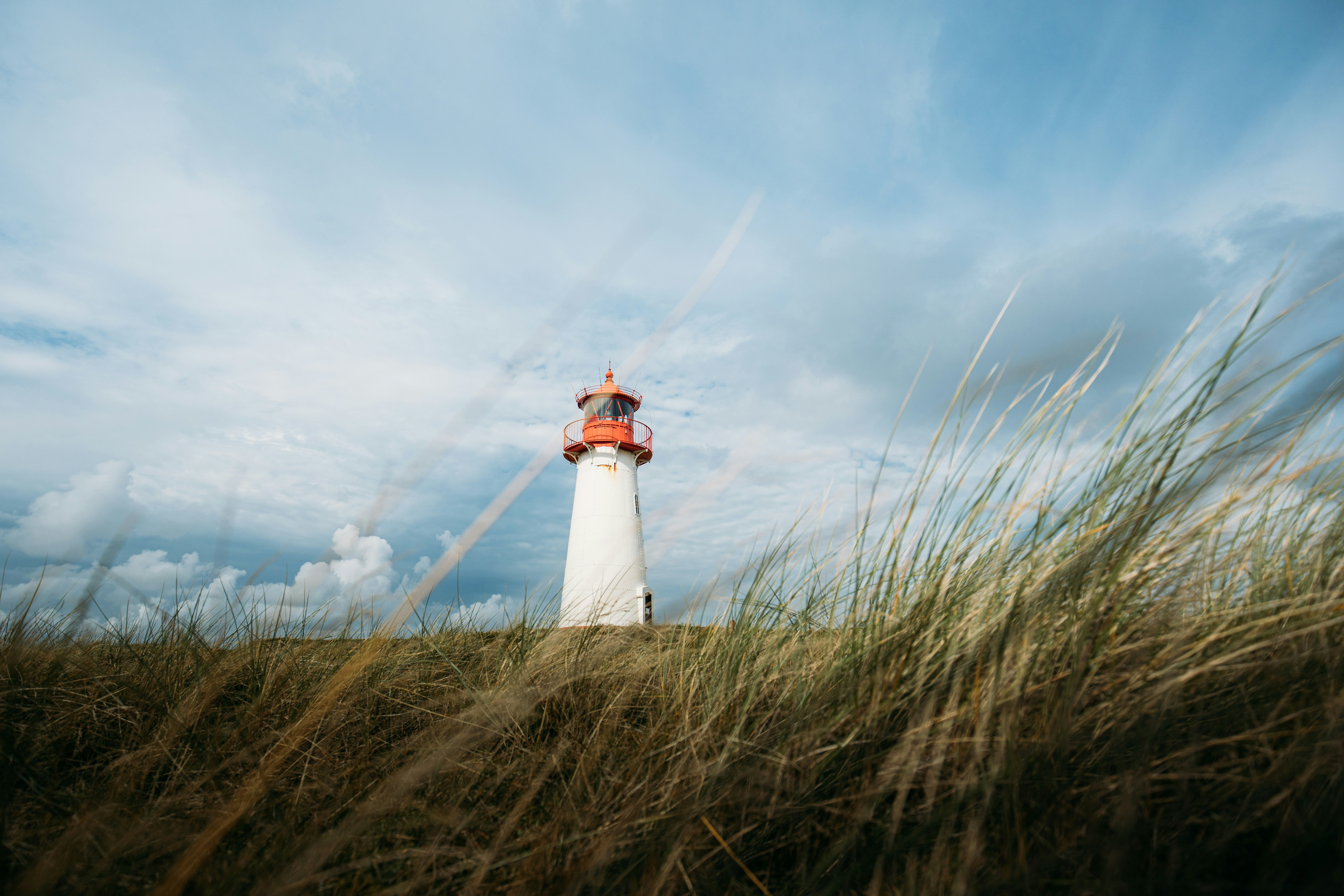 Lighthouse Quiet on the Breeze