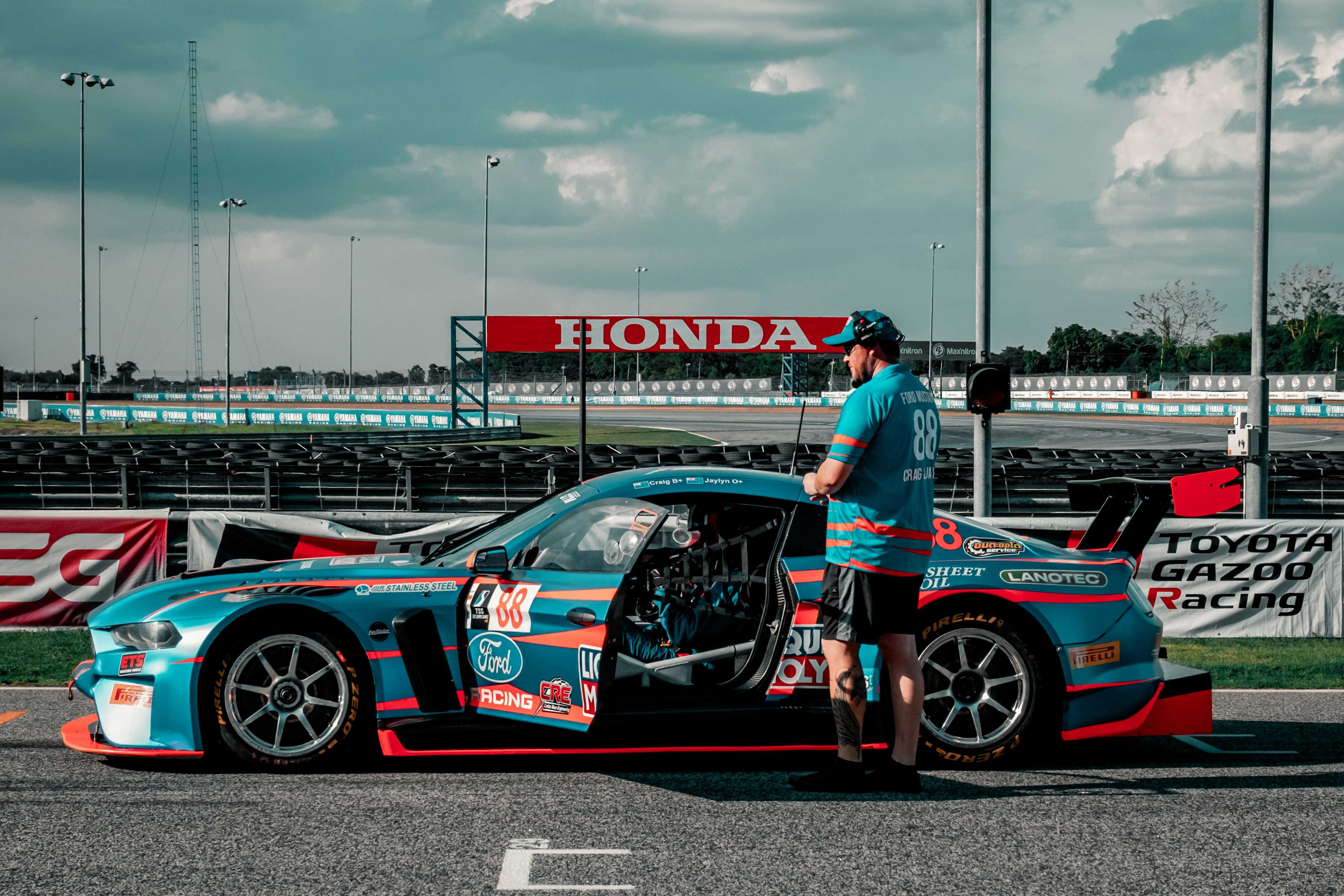 Pit-Stop Portrait: The Blue Dancer in the Honda Racing Garage