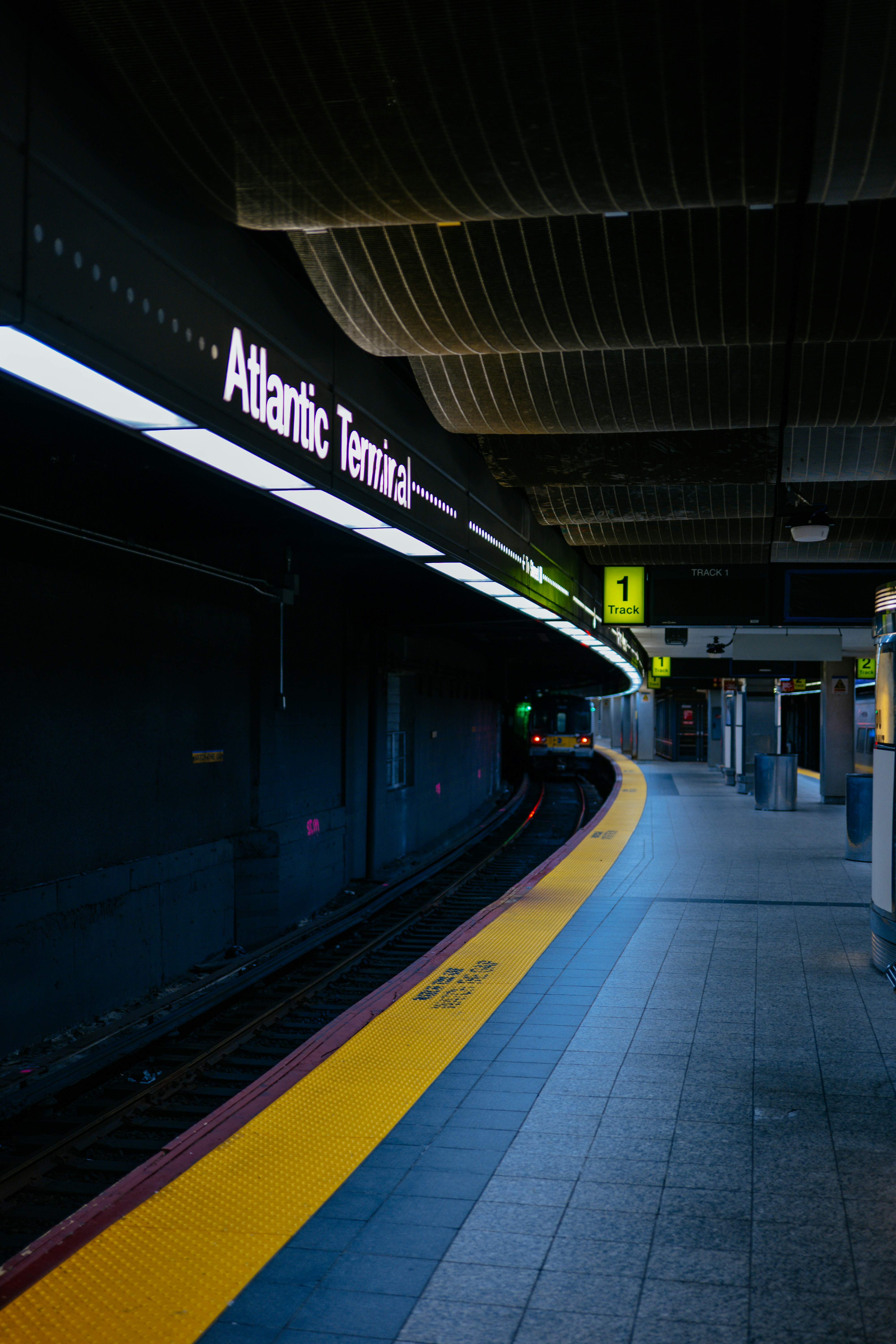 Platform Edge at Atlantic Terminal: Quiet Journey into the Tunnel
