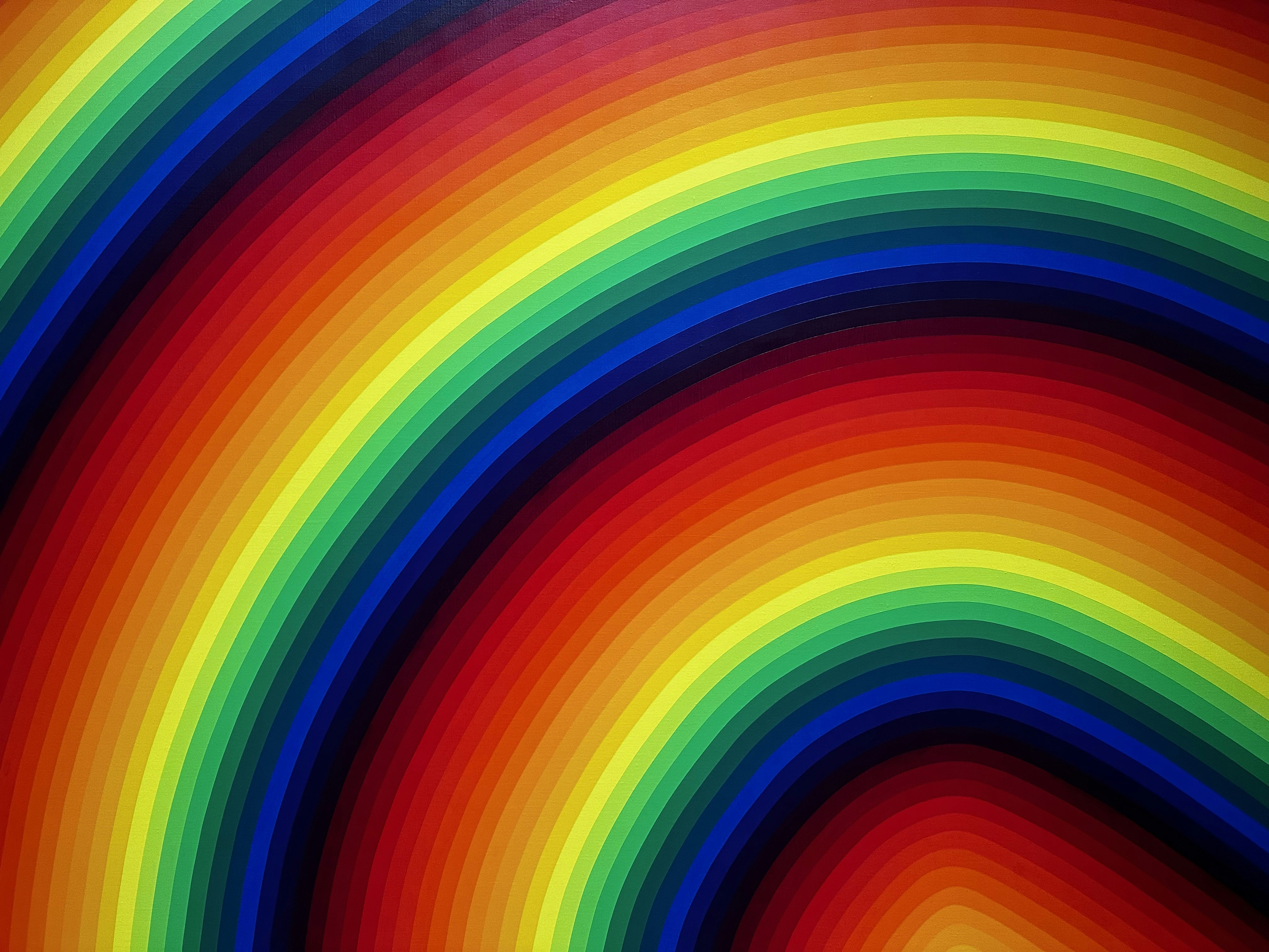 Concentric Rainbow Rings: A Geometric Kaleidoscope