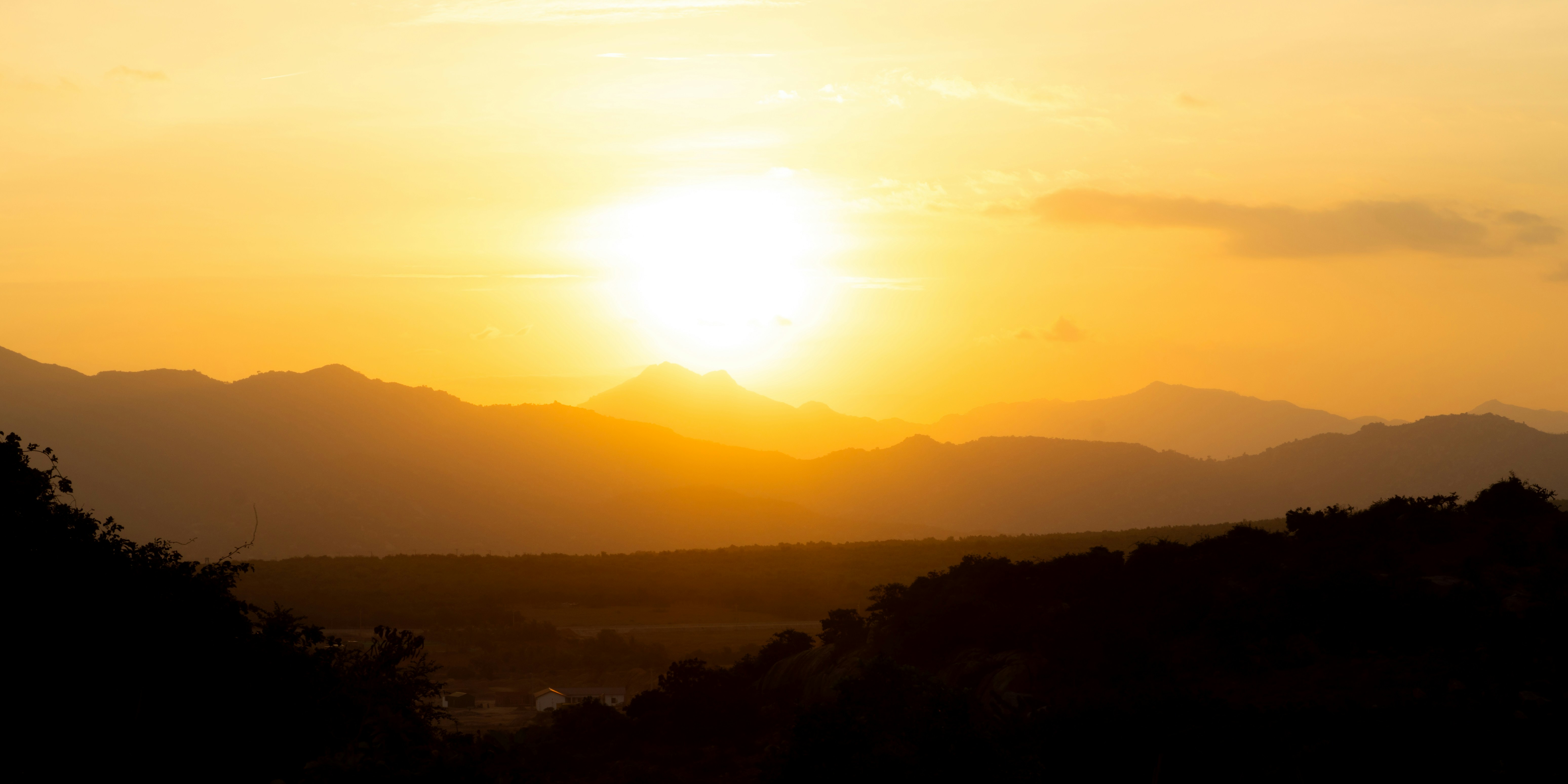 Golden Horizon Over Quiet Valleys at Dusk